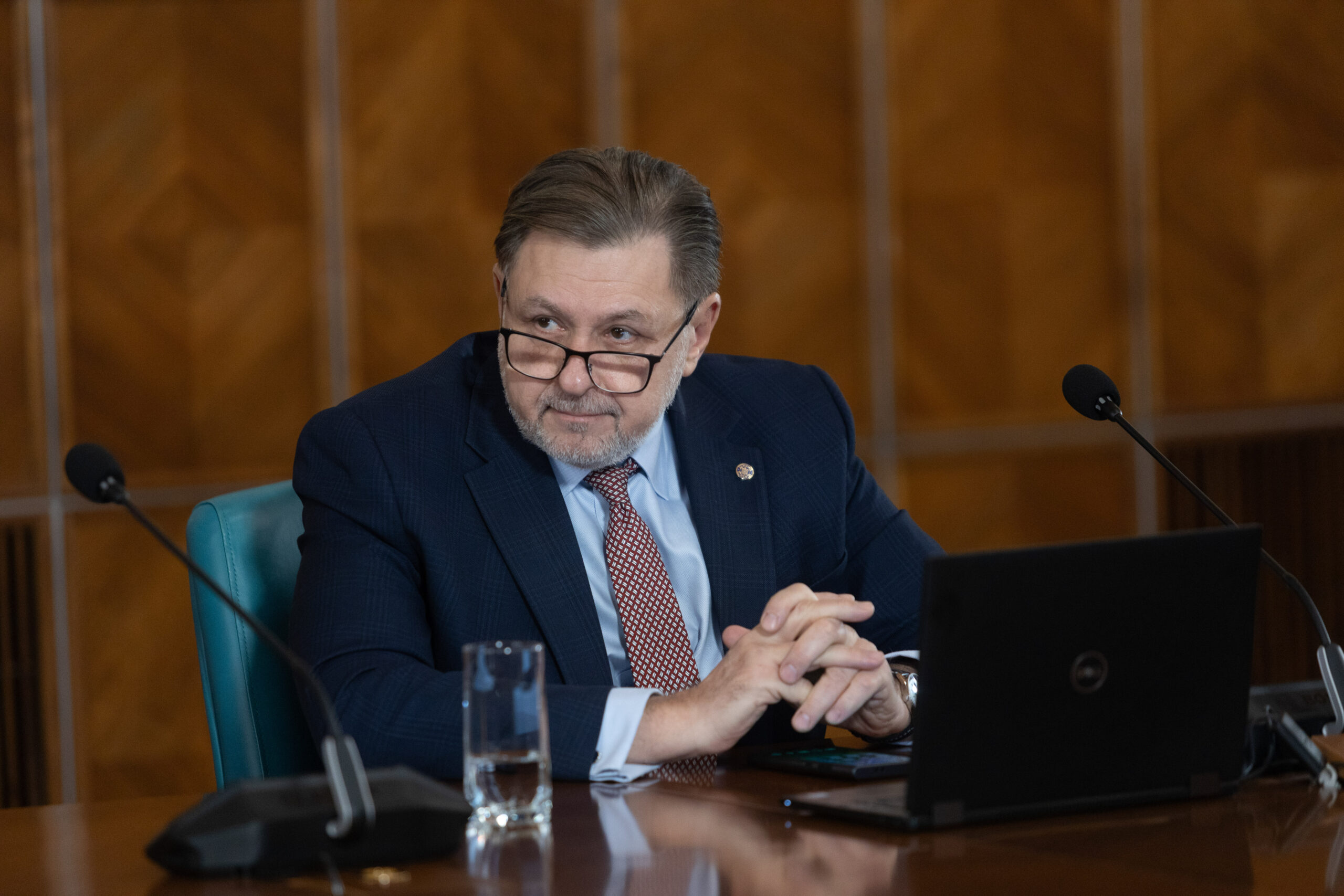 USR cere demisia lui Rafila după haosul creat de OUG care afectează ...