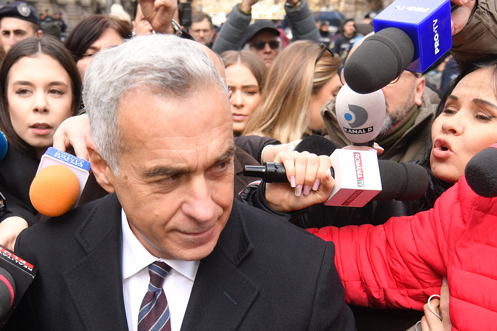Călin Georgescu, după ce și-a depus candidatura la BEC: imposibil să nu ...
