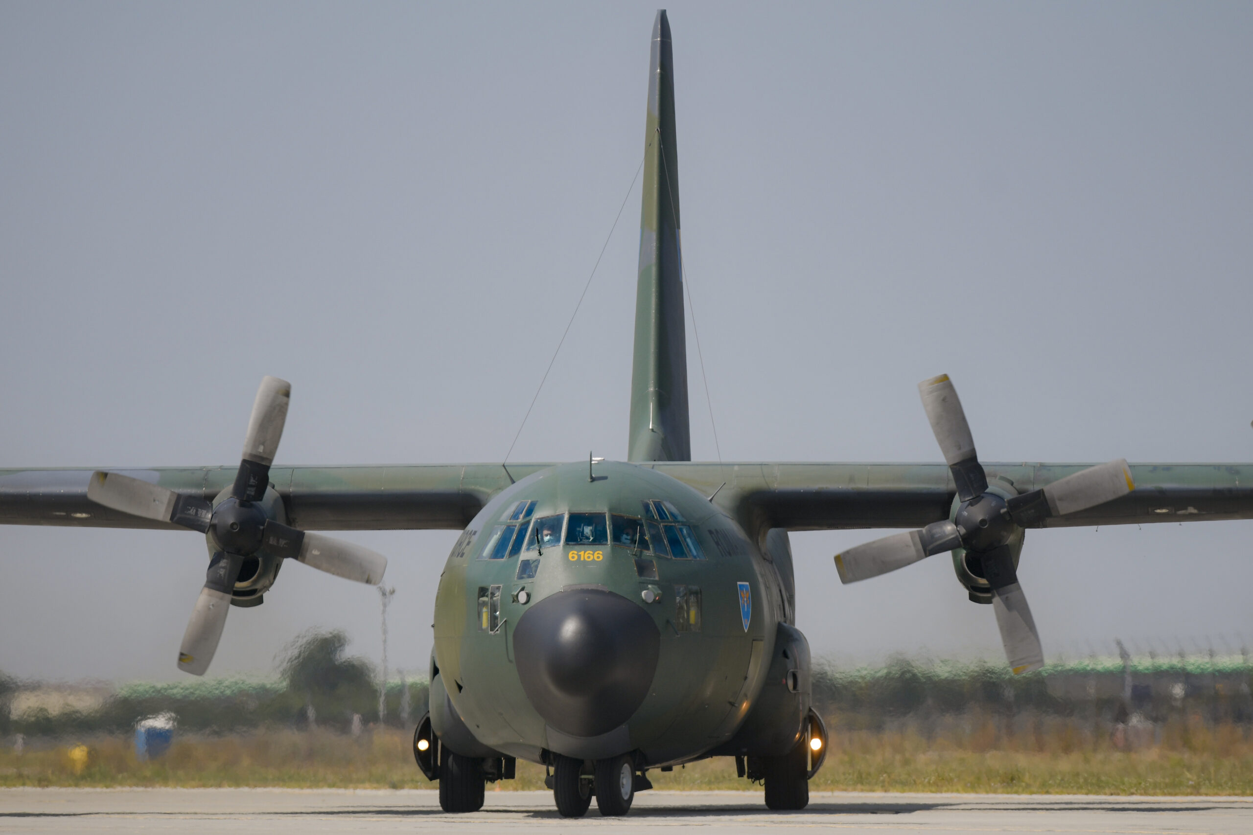 Aeronave ale Forțelor Aeriene Române vor putea fi vizitate la ...