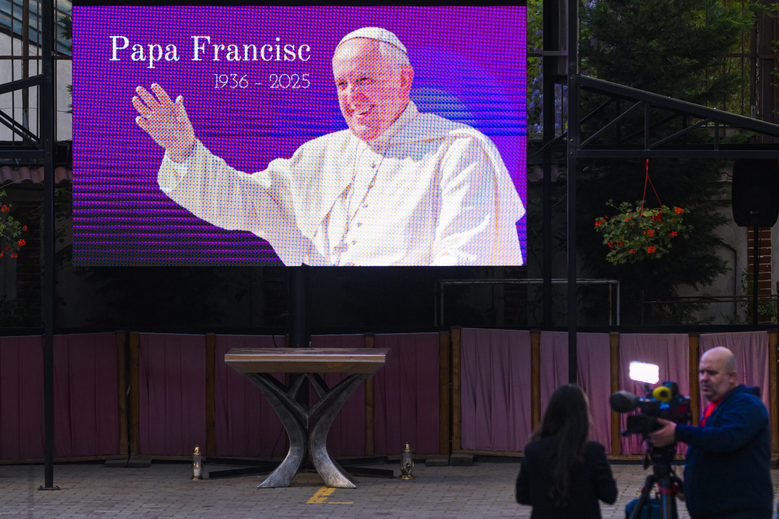 Înmormântarea Papei Francisc: cine participă, ce cod vestimentar este ...