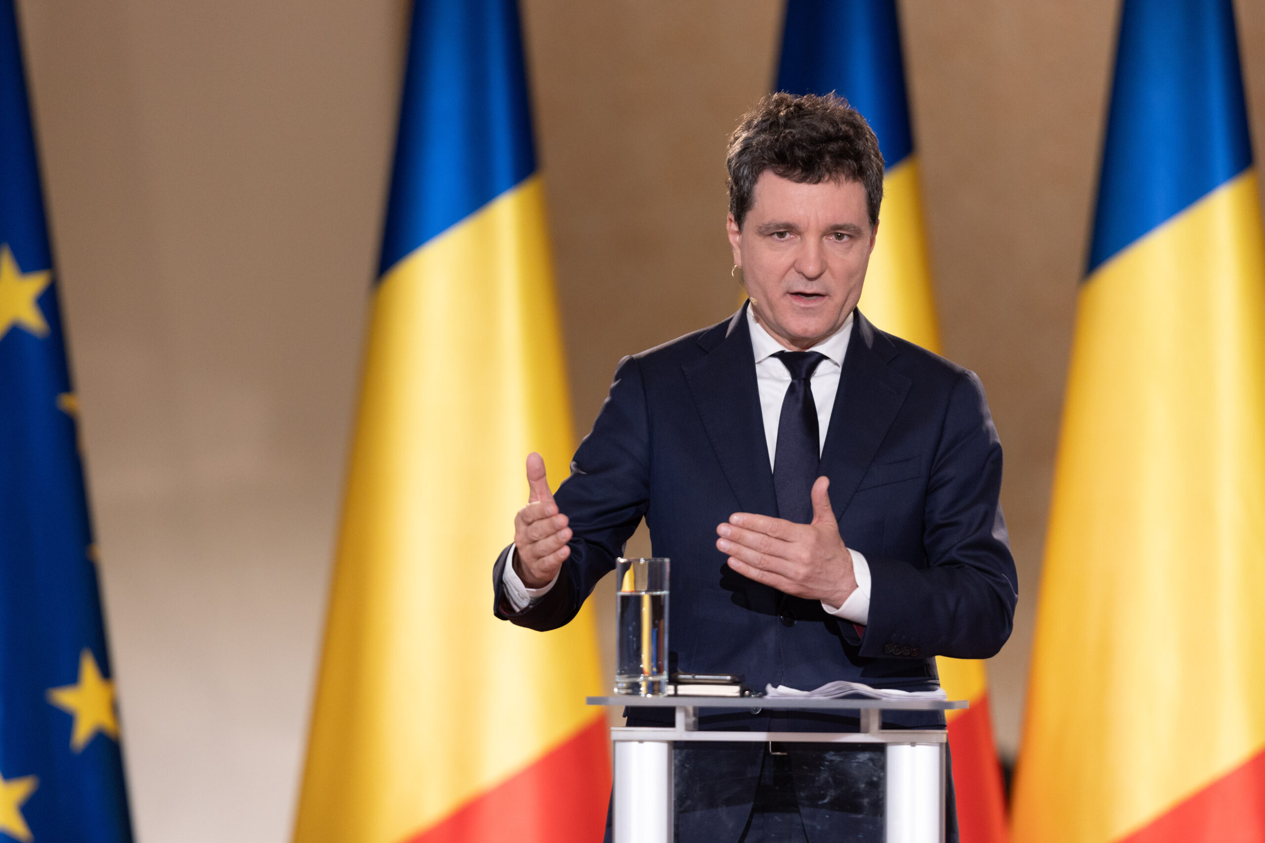 Nicușor Dan: România suferă atacuri hibride de un deceniu și trebuie să ...