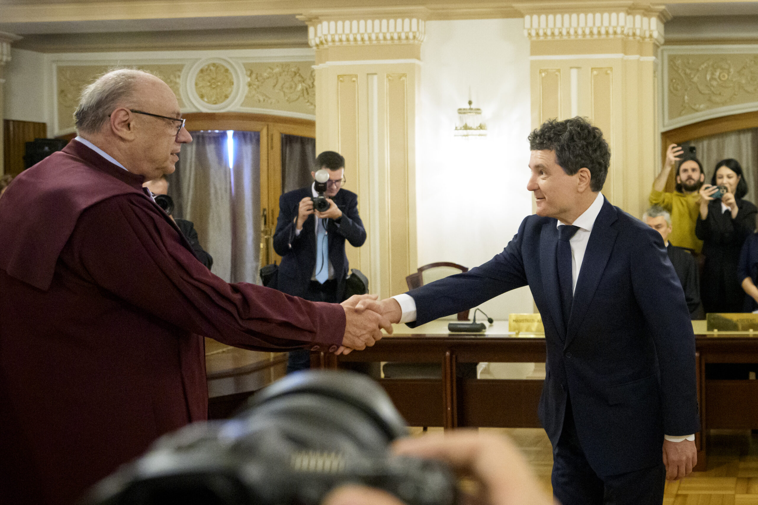 Nicușor Dan is the new president of Romania. The mandate has been validated