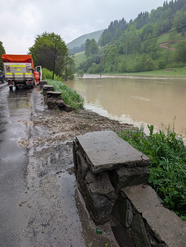 Atenție! Cod Roșu pe Râul Negru din Covasna și avertizări extinse în ...