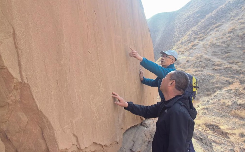 China, descoperire senzațională: 30 de picturi rupestre antice au fost ...