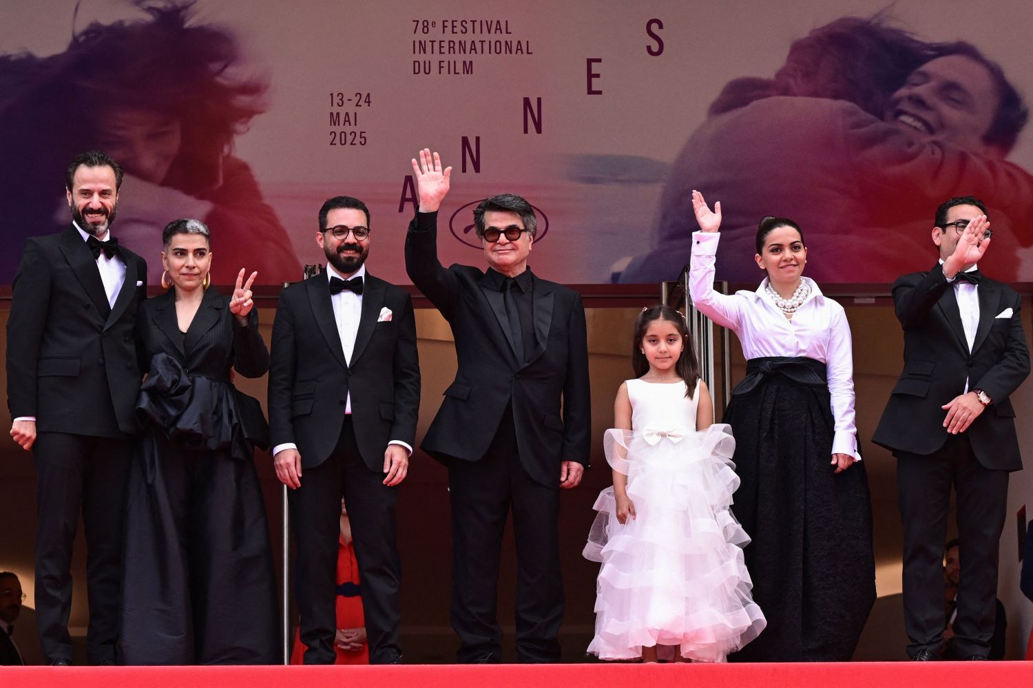Regizorul iranian Jafar Panahi s-a întors cu „Palme d'Or” în țara natală