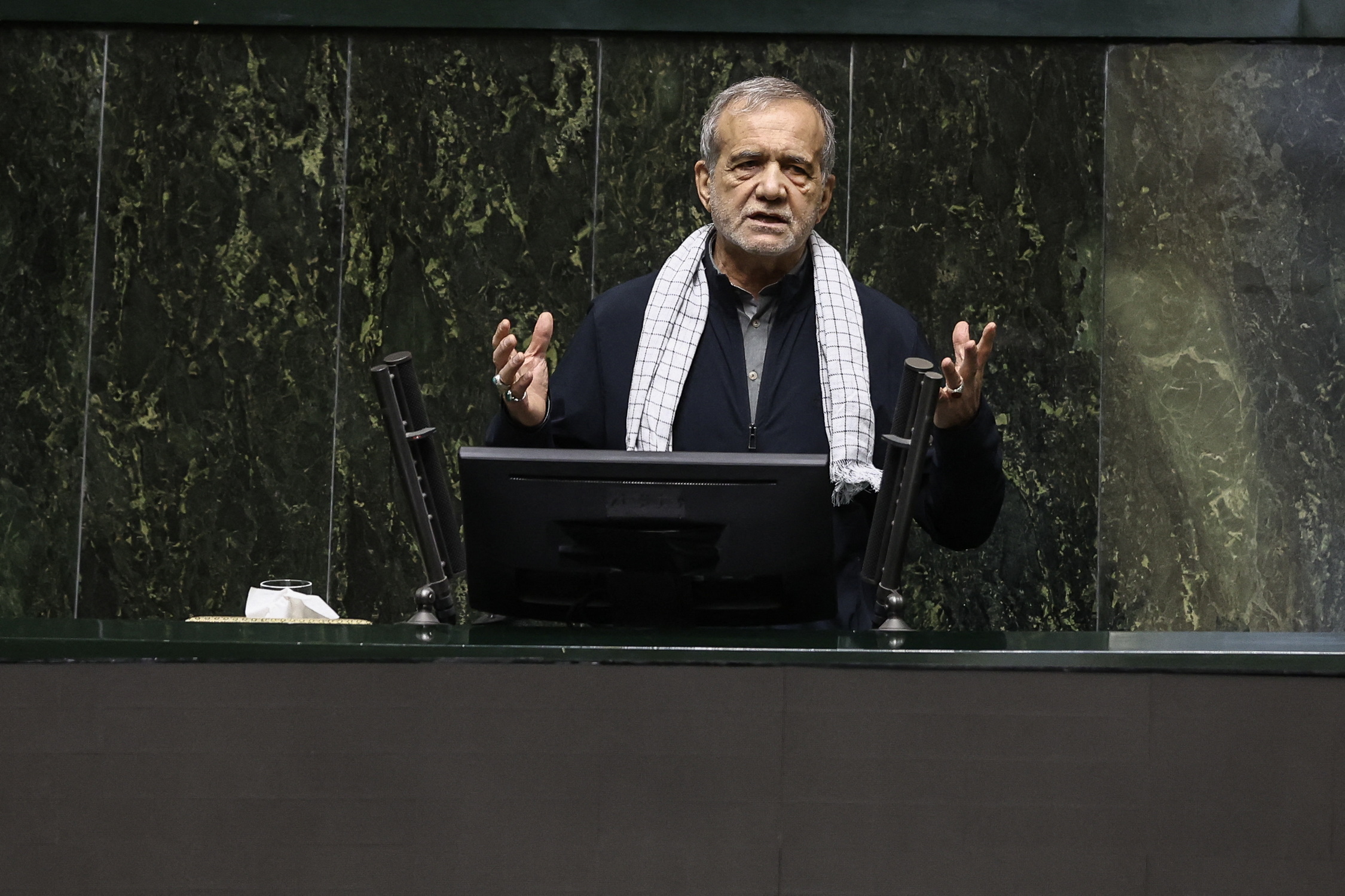 Iranul adoptă o lege care suspendă cooperarea cu organismul de ...