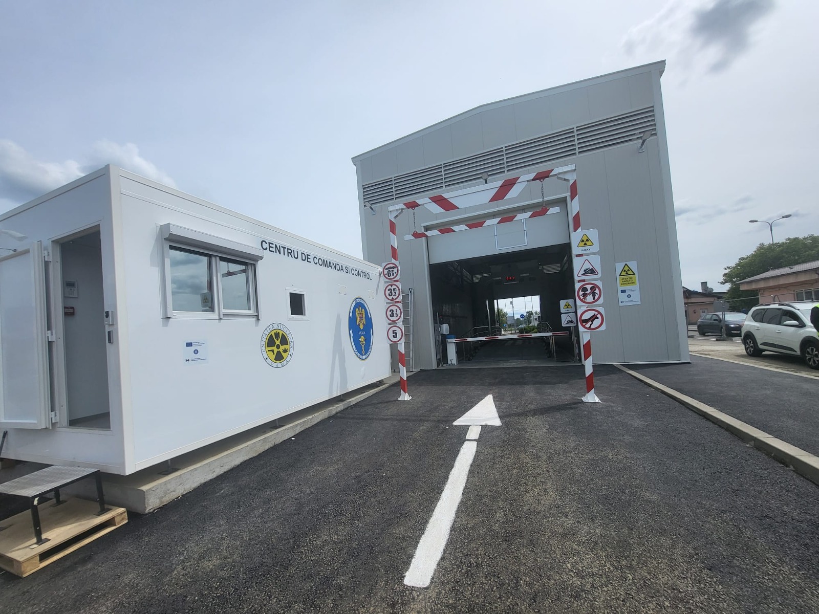 Sistem pentru scanarea cu raze X pentru mașini, pus în funcțiune la ...