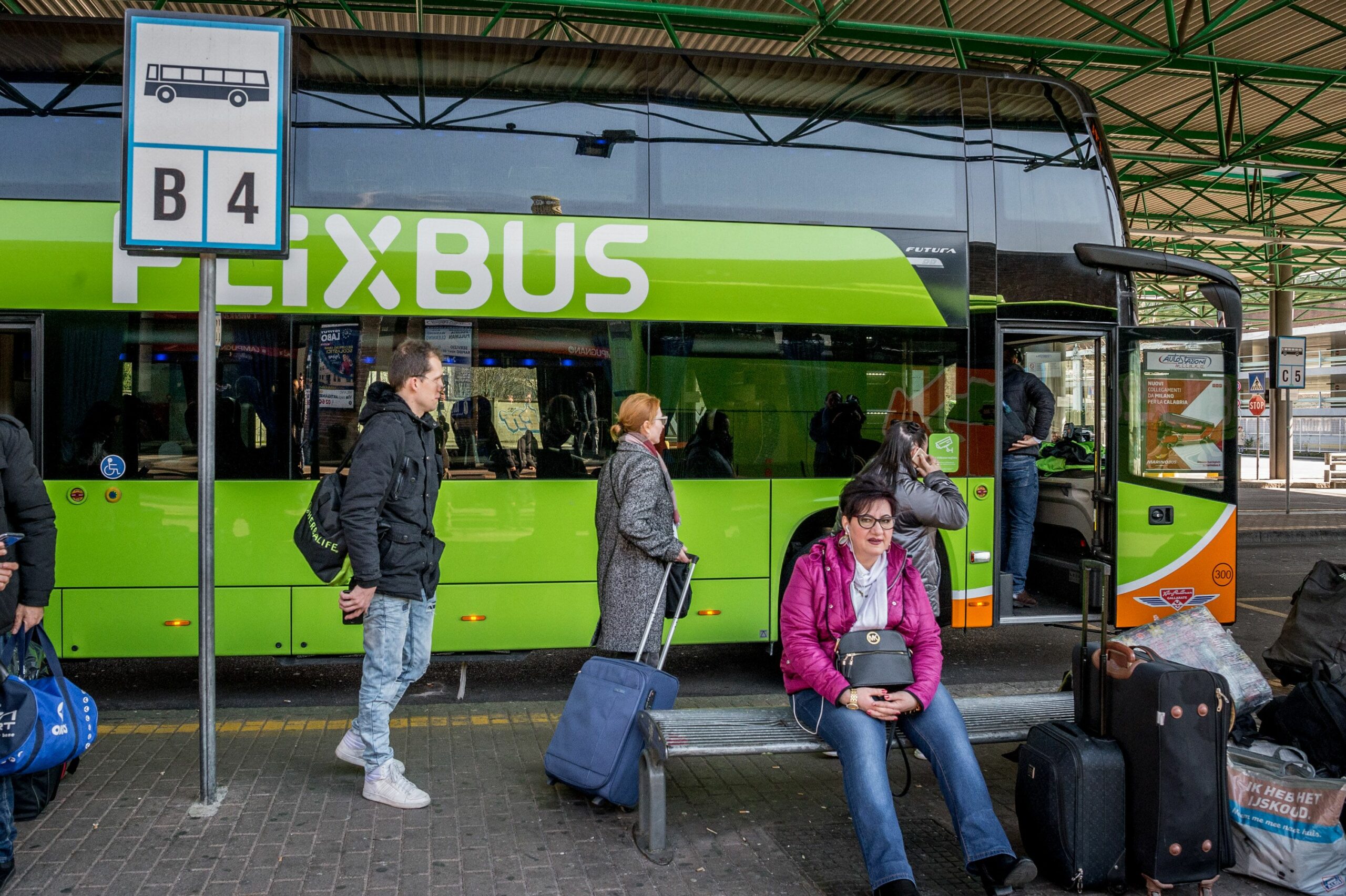 FlixBus lansează primele rute interne în România