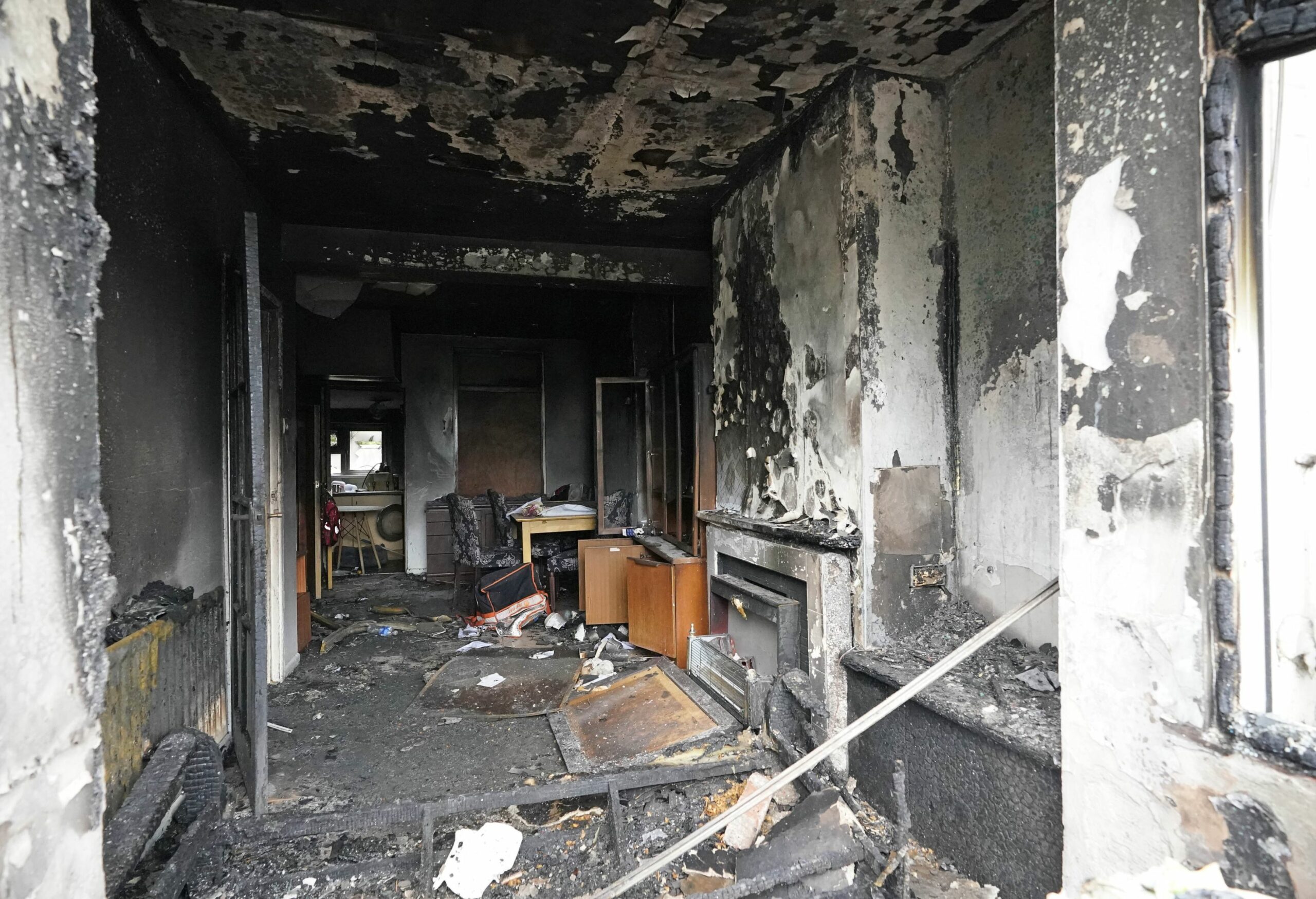 Românii, speriați să mai locuiscă în Ballymena, după ce casele lor au ...