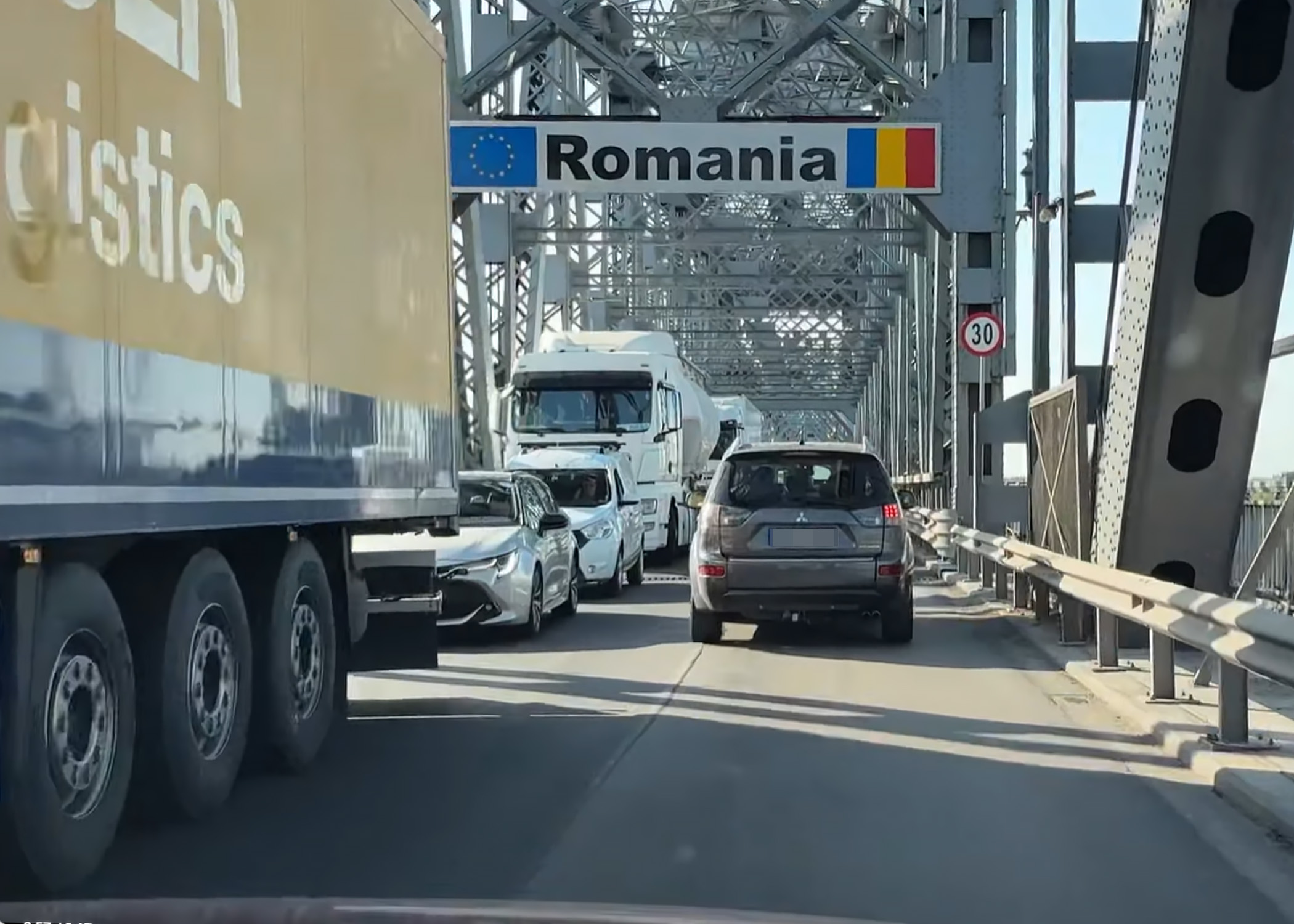 Restricții de circulație pe Podul Prieteniei Giurgiu-Ruse. Ce recomandă ...