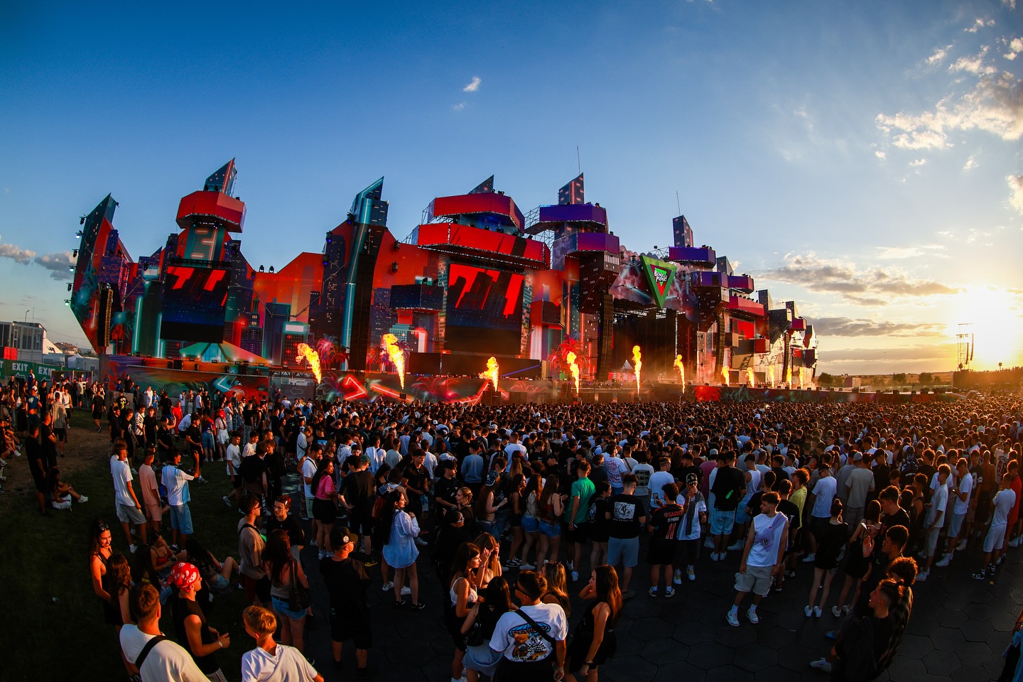 Jandarmeria reacționează după incidentul cu minorul rănit la „Beach, Please!"