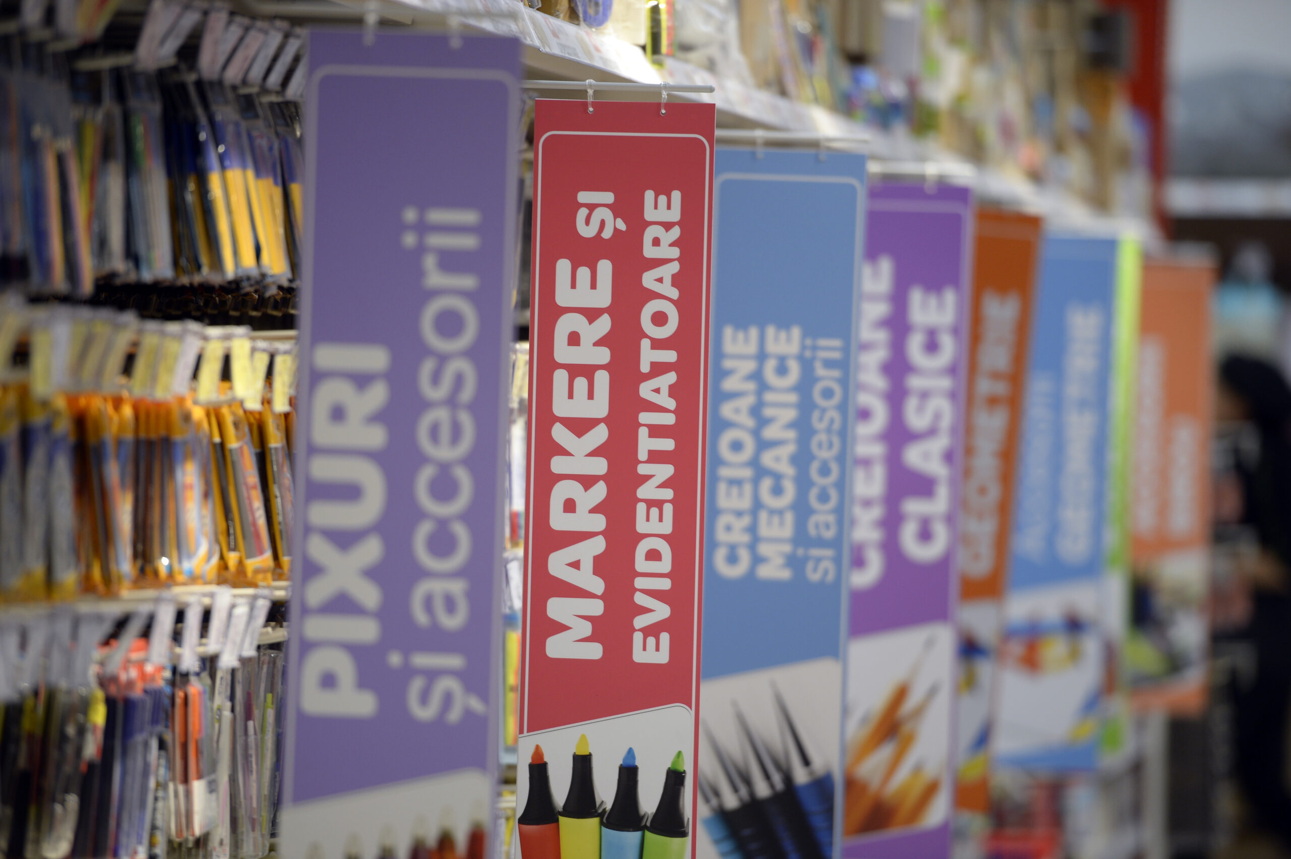 Avertisment ANPC: Părinții să evite uniformele școlare din fibre ...