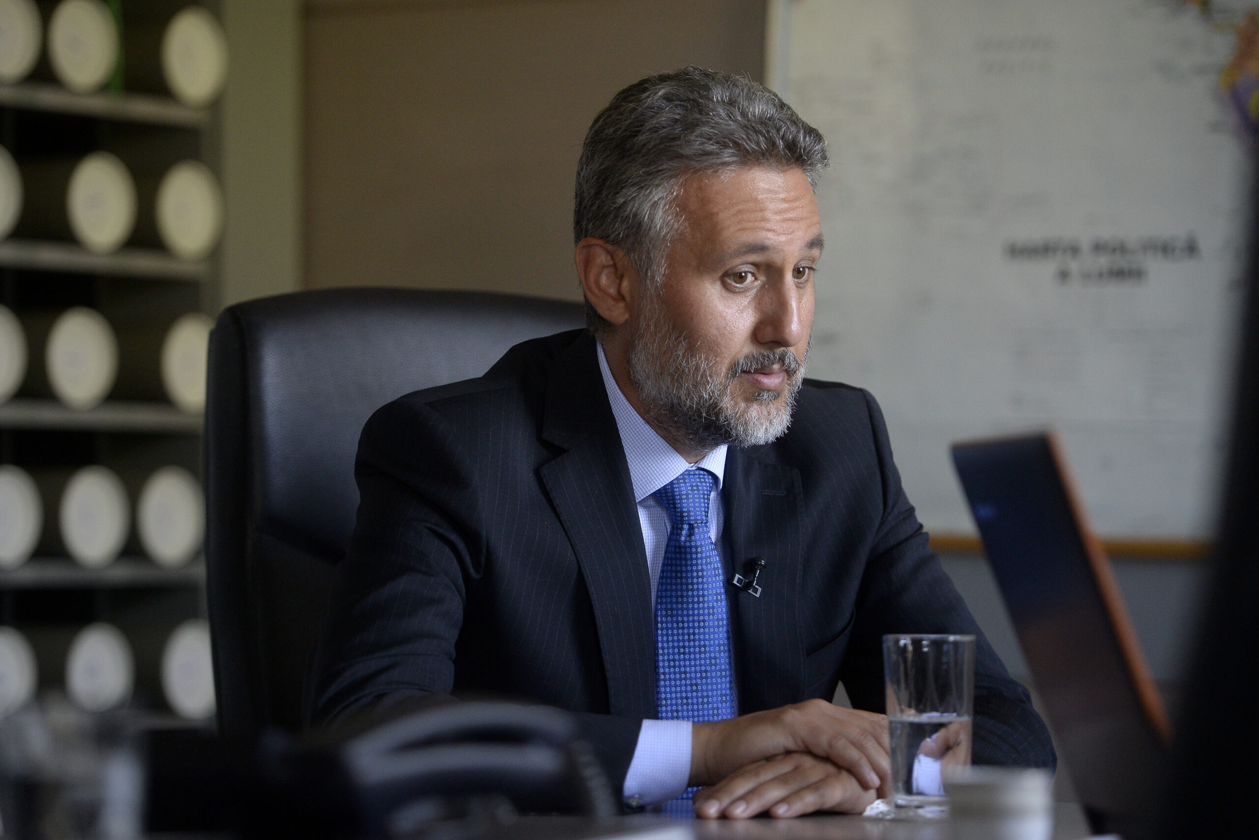 Marius Lazurcă, vehiculat drept propunerea lui Nicușor Dan pentru șefia SIE, a fost rechemat din ...