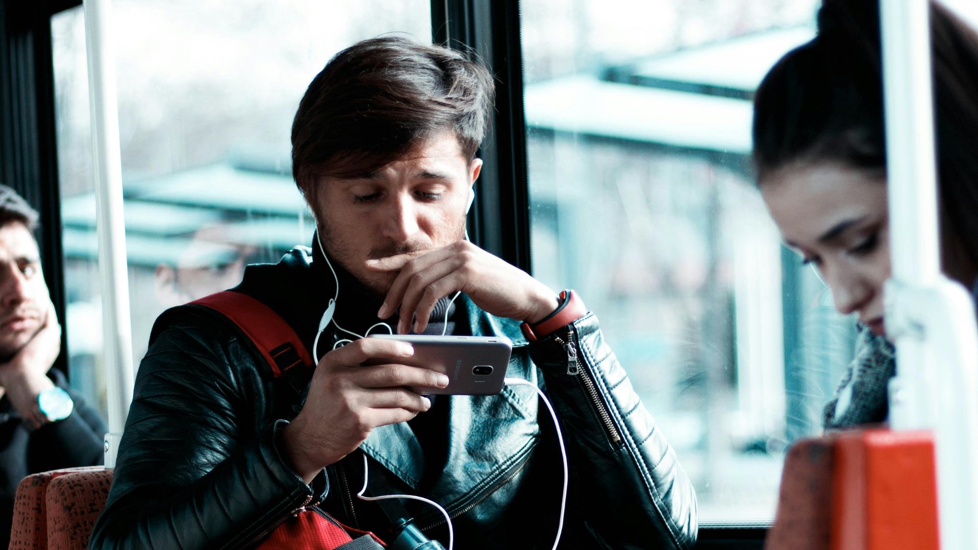 Starlink vrea să ofere internet direct pe telefoanele mobile