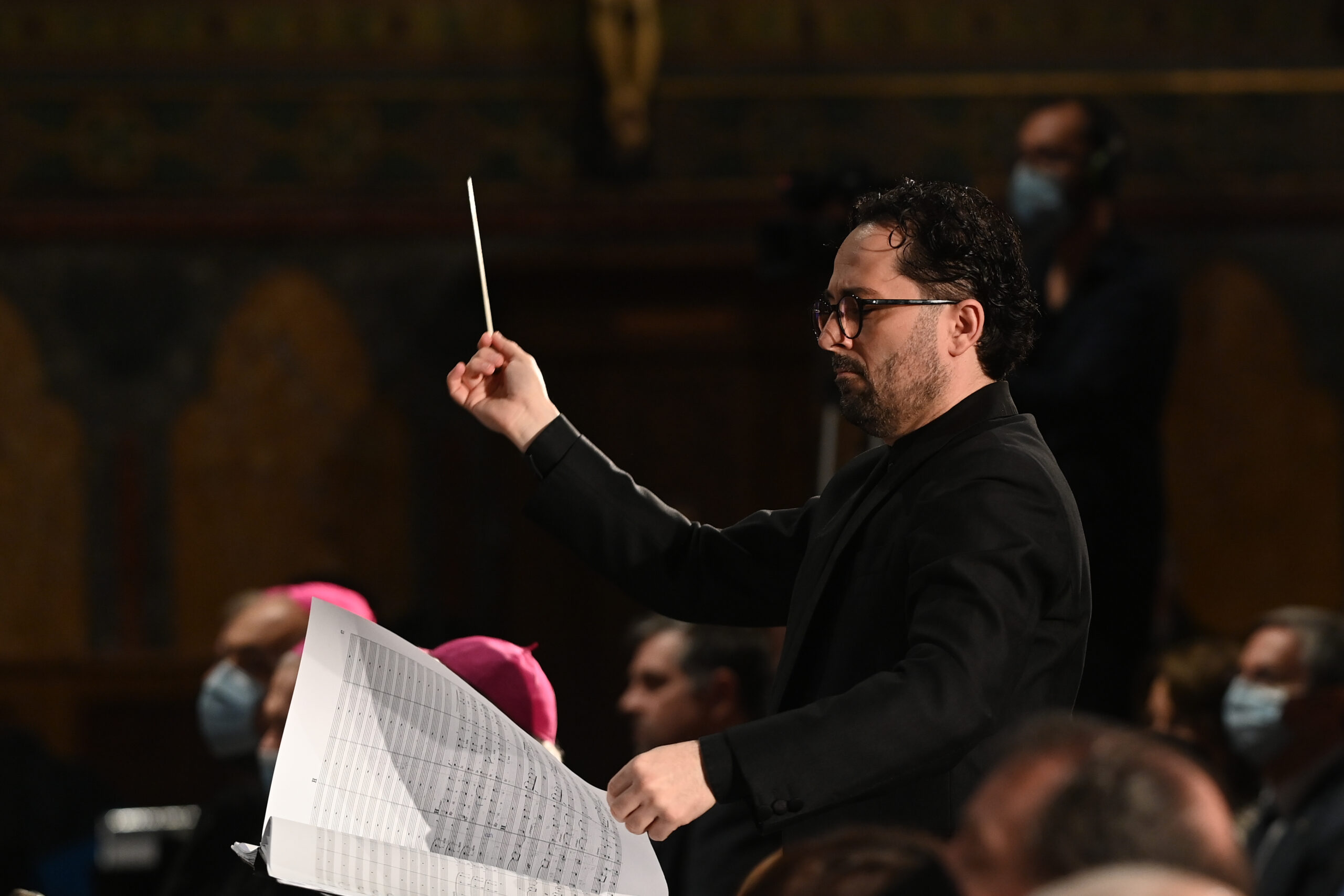 „Crăciunul Dirijorului cu Daniel Jinga”, concert-spectacol la Sala ...