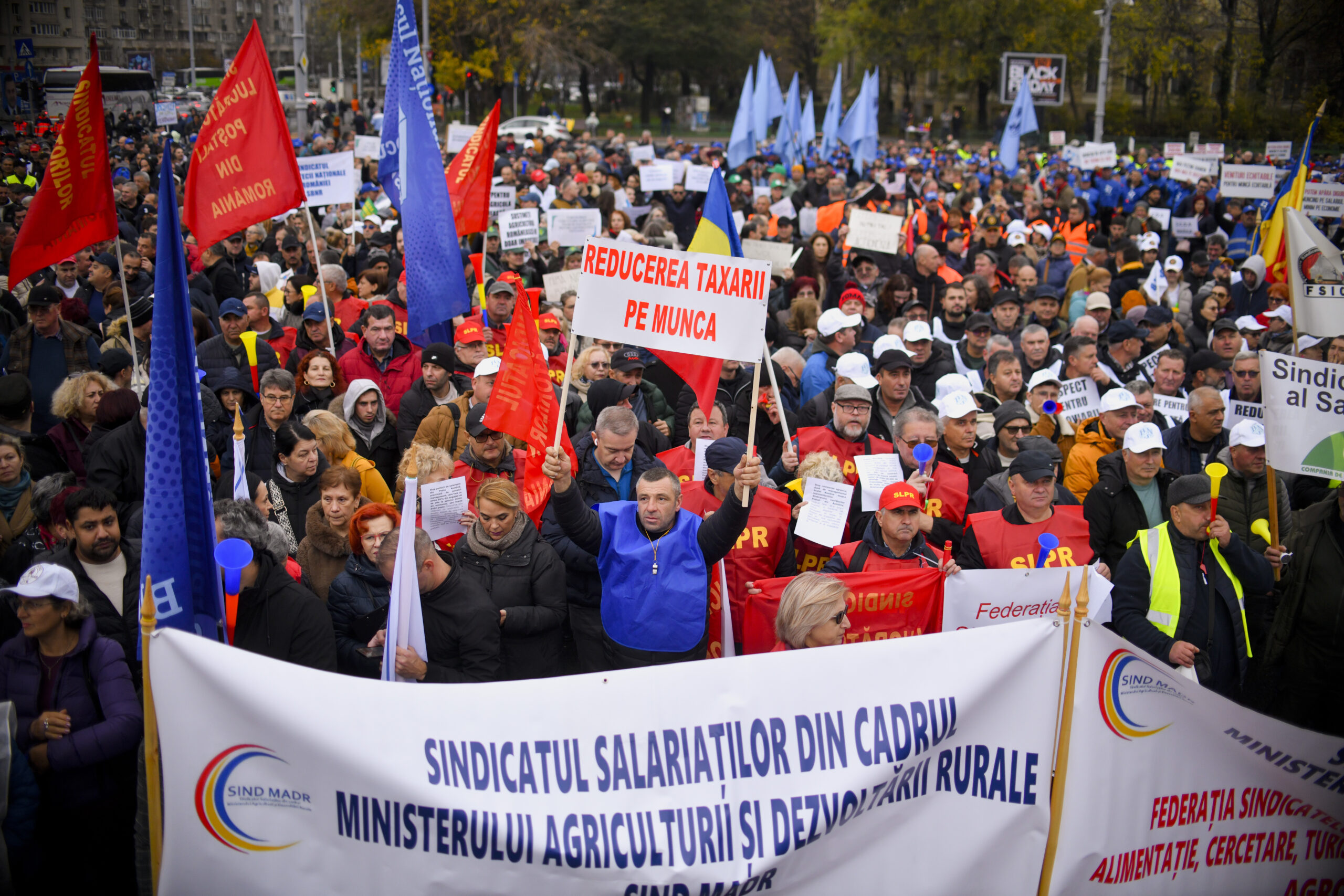 Protest de amploare în Capitală. Sindicaliștii denunță măsurile de ...