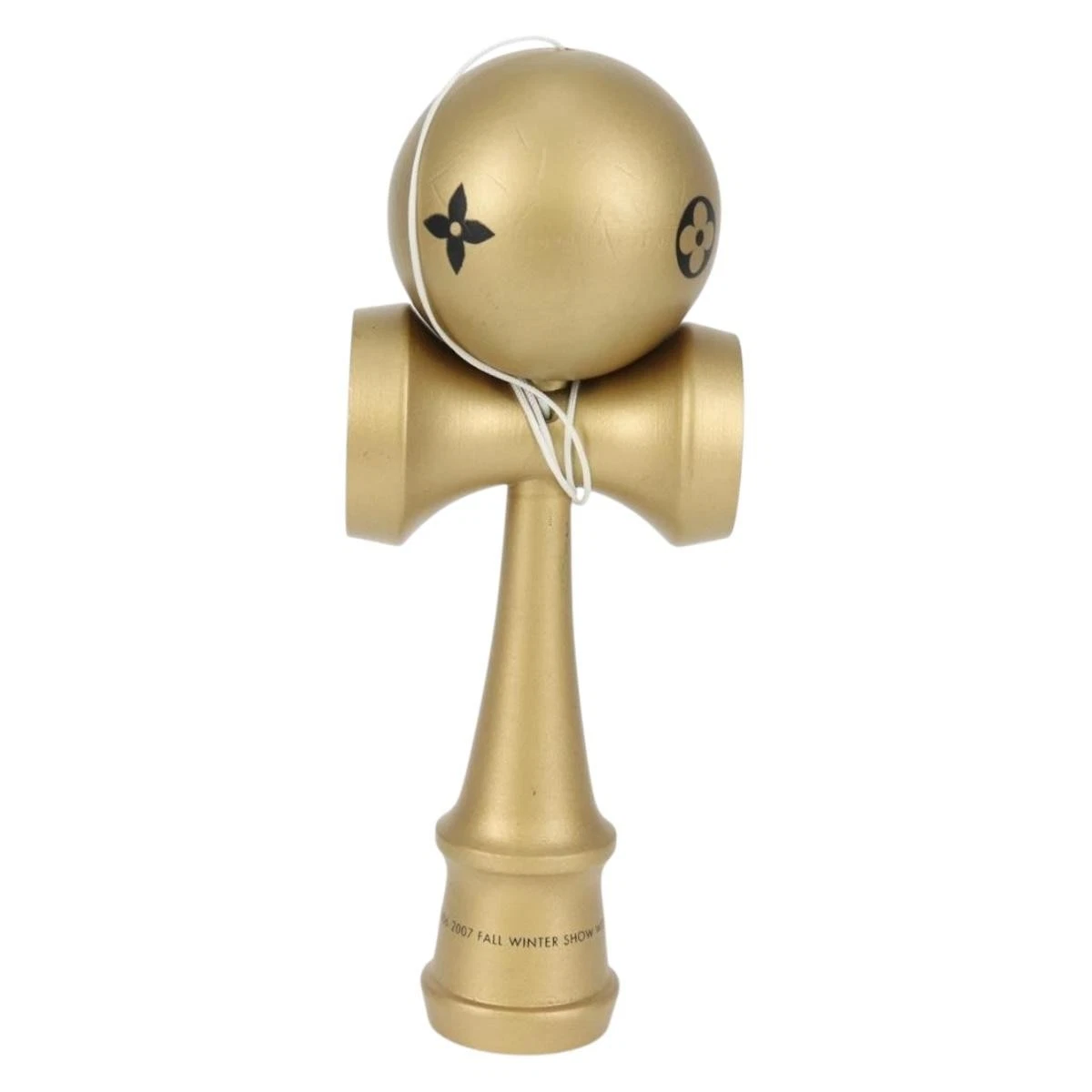 Kendama Louis Vuitton EXCLUSIVISTĂ / E listată pe e-bay la un preț ce ...