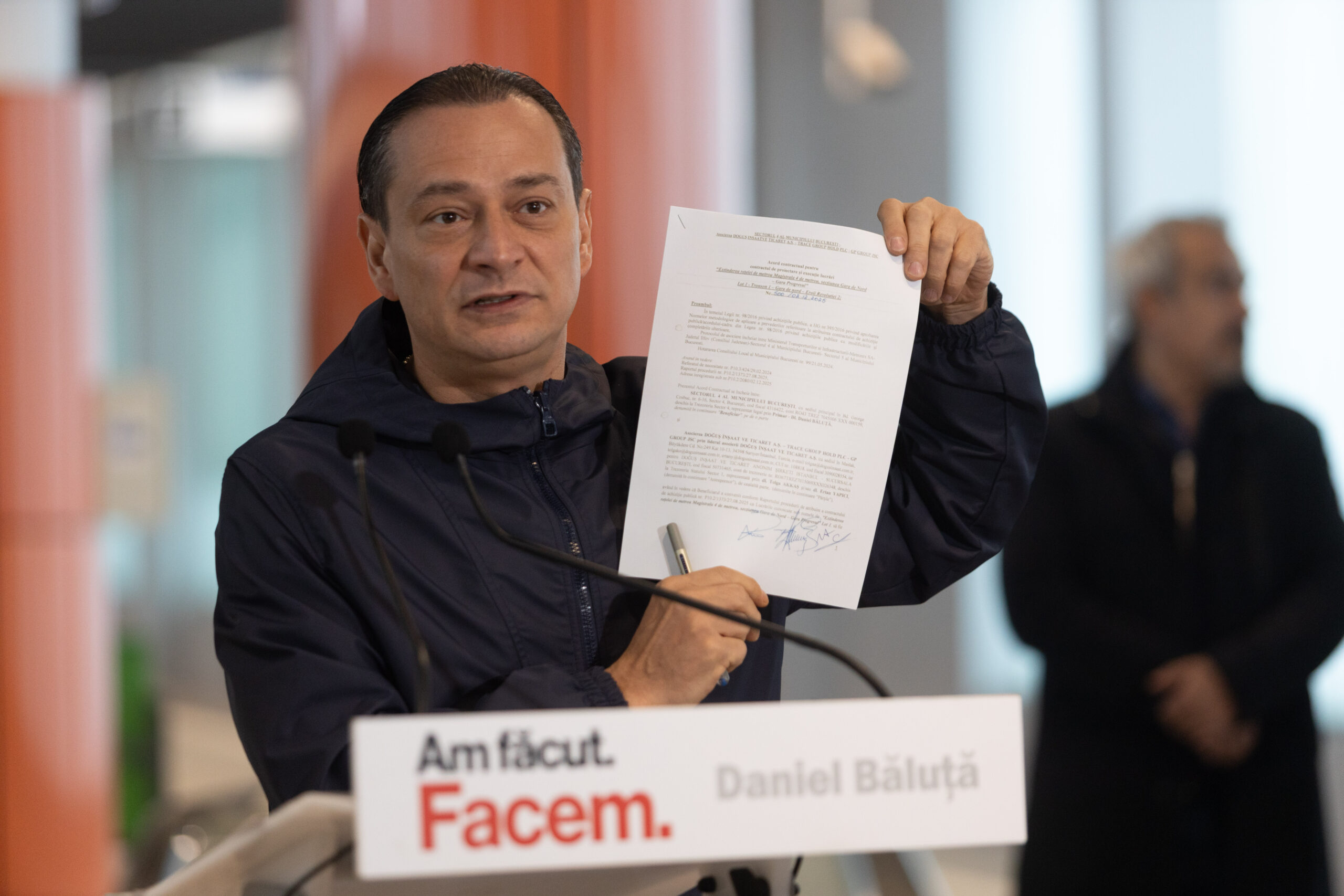 ŞTIRI PE SURSE: Misterul banilor din afacerile imobiliare ale familiei ...