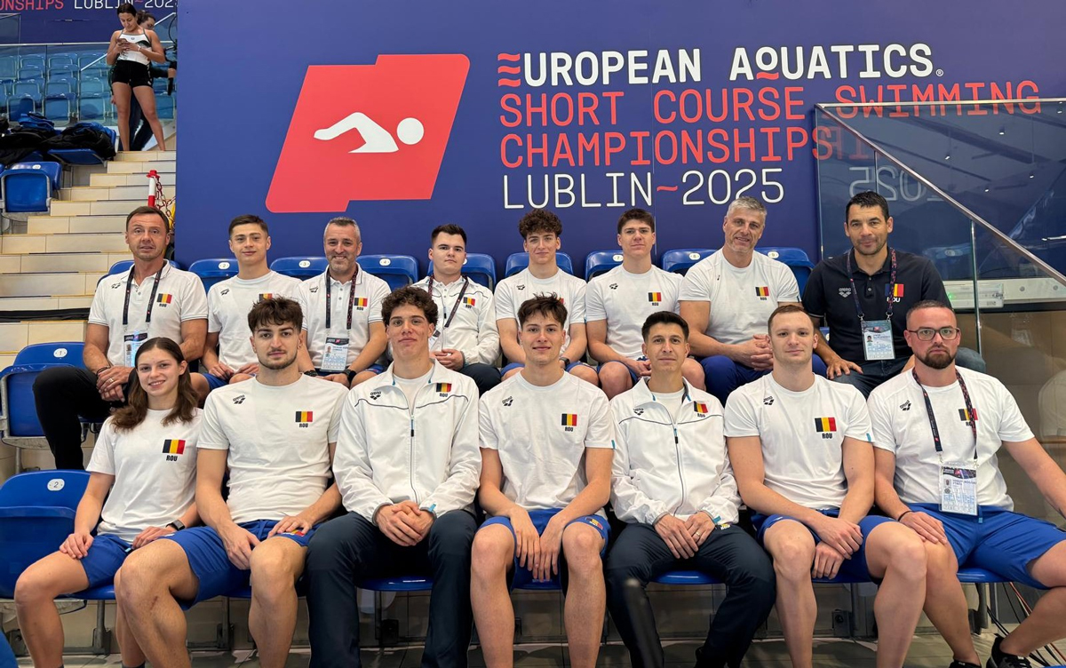 Opt sportivi români participă la Campionatul European de înot în bazin ...