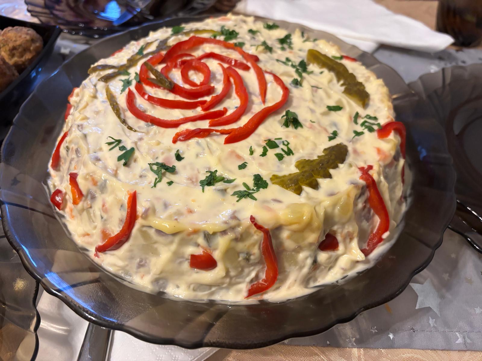 Rețetă de salată de boeuf. De ce ingrediente ai nevoie și cum se prepară