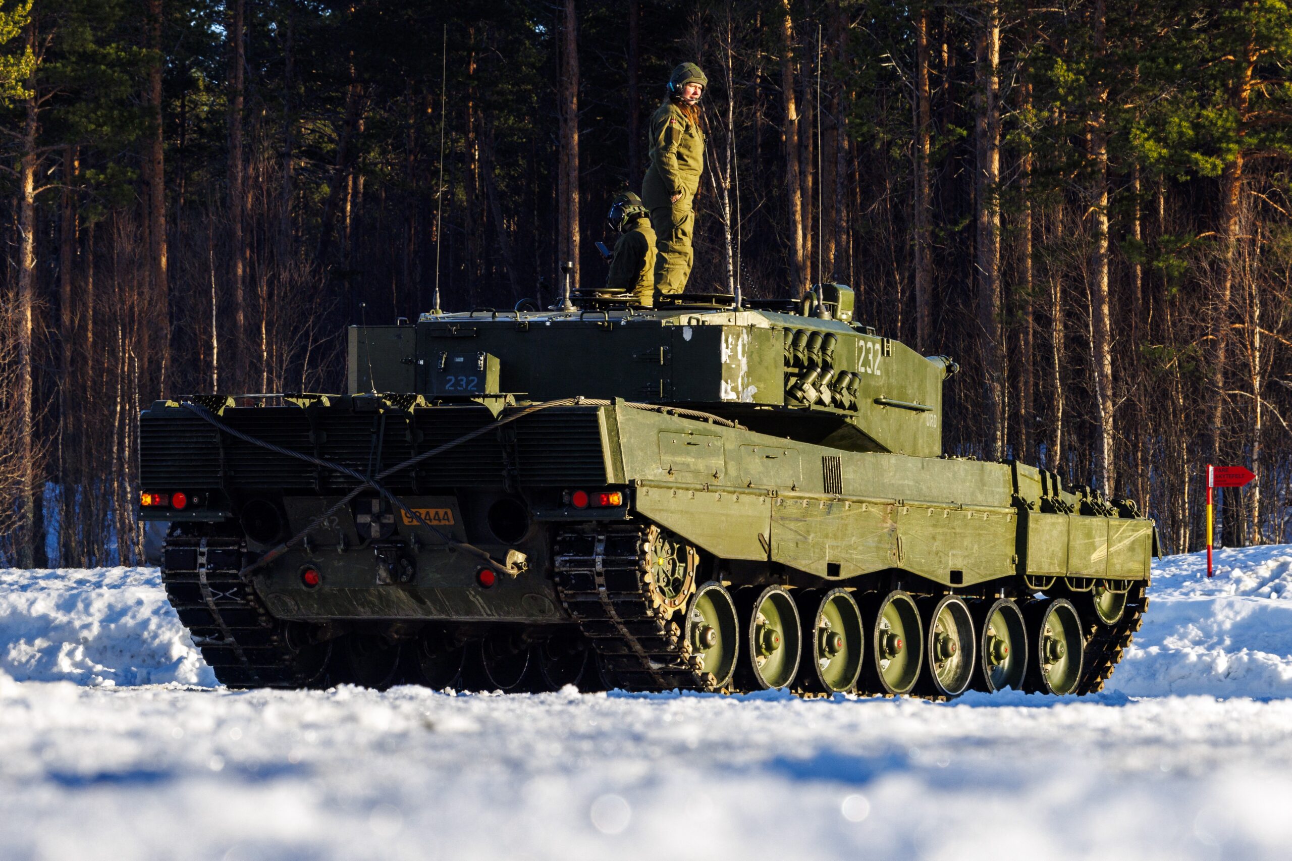 SIPRI: Cheltuielile militare globale au crescut cu 2,9% în 2025, pe ...