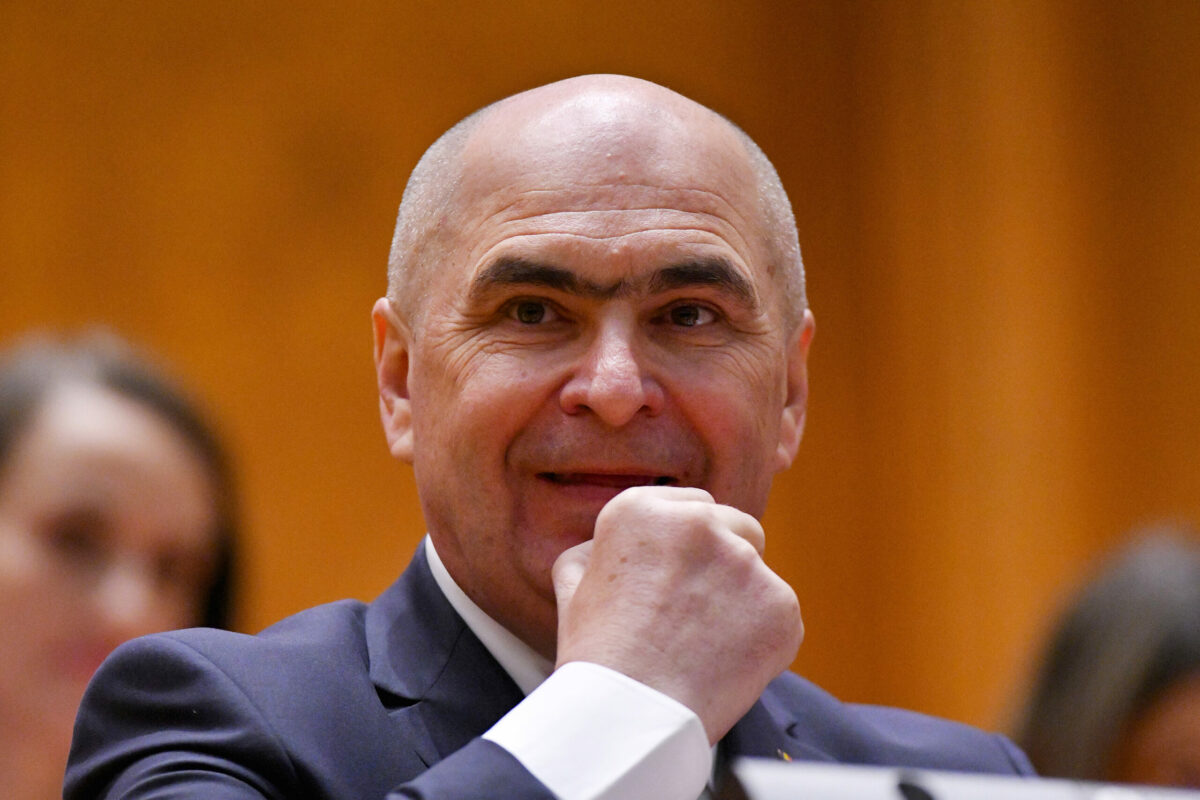 De ce cresc salariile la vârful statului, dar nu și la bază. Bolojan ...