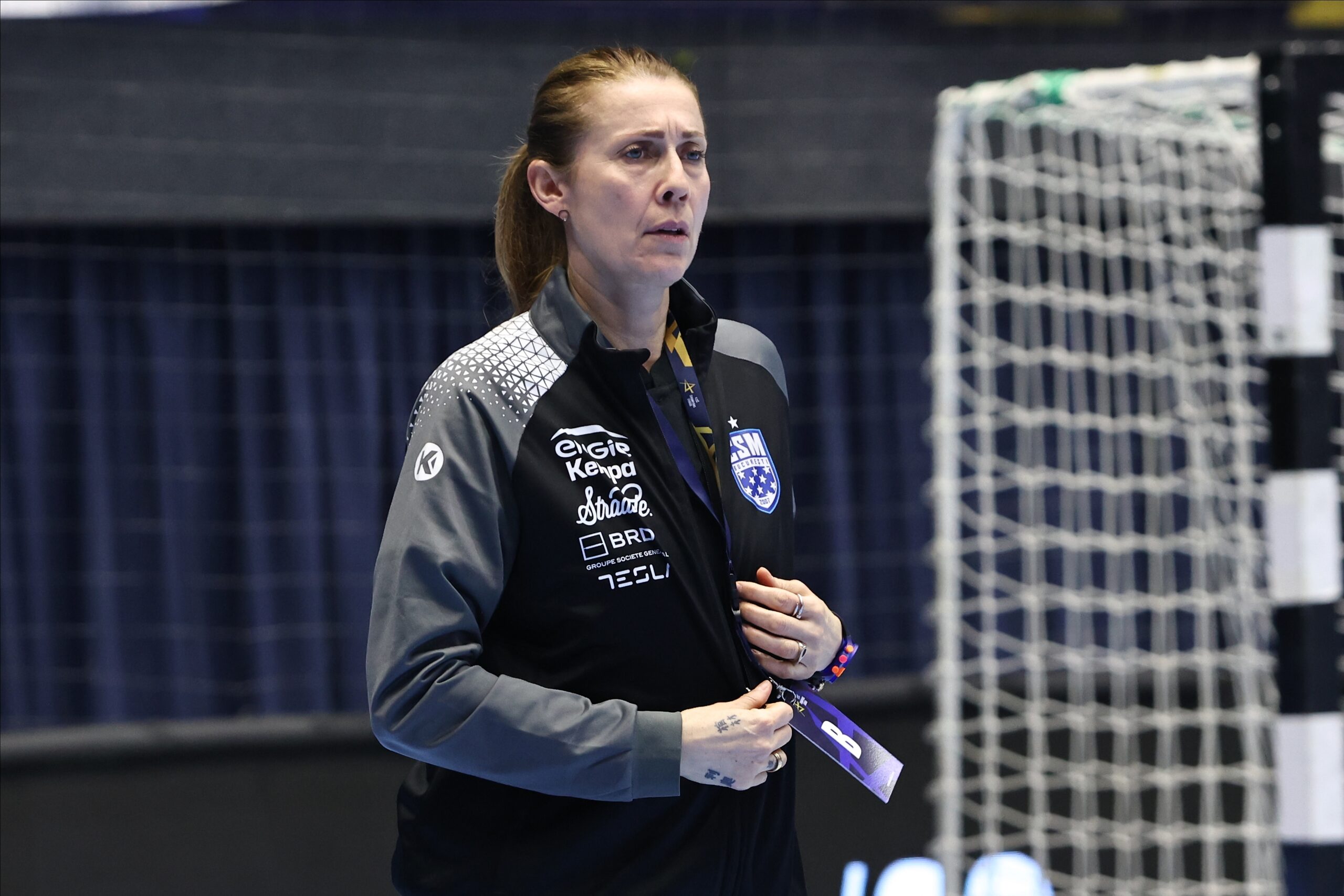 Bojana Popovic, antrenoarea echipei feminine de handbal CSM București ...