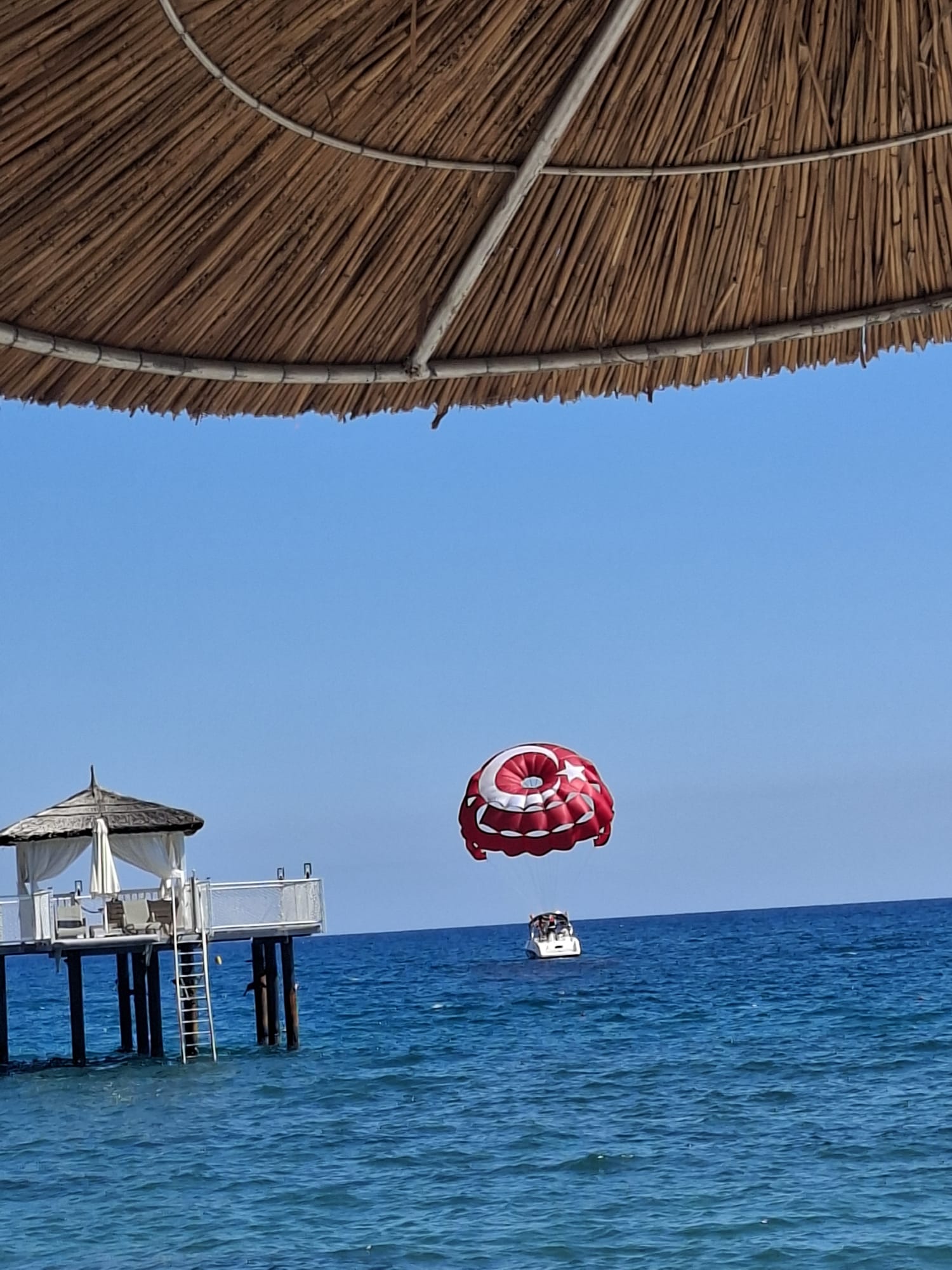 Kemer, un spectacol al naturii pe Riviera Antalyei