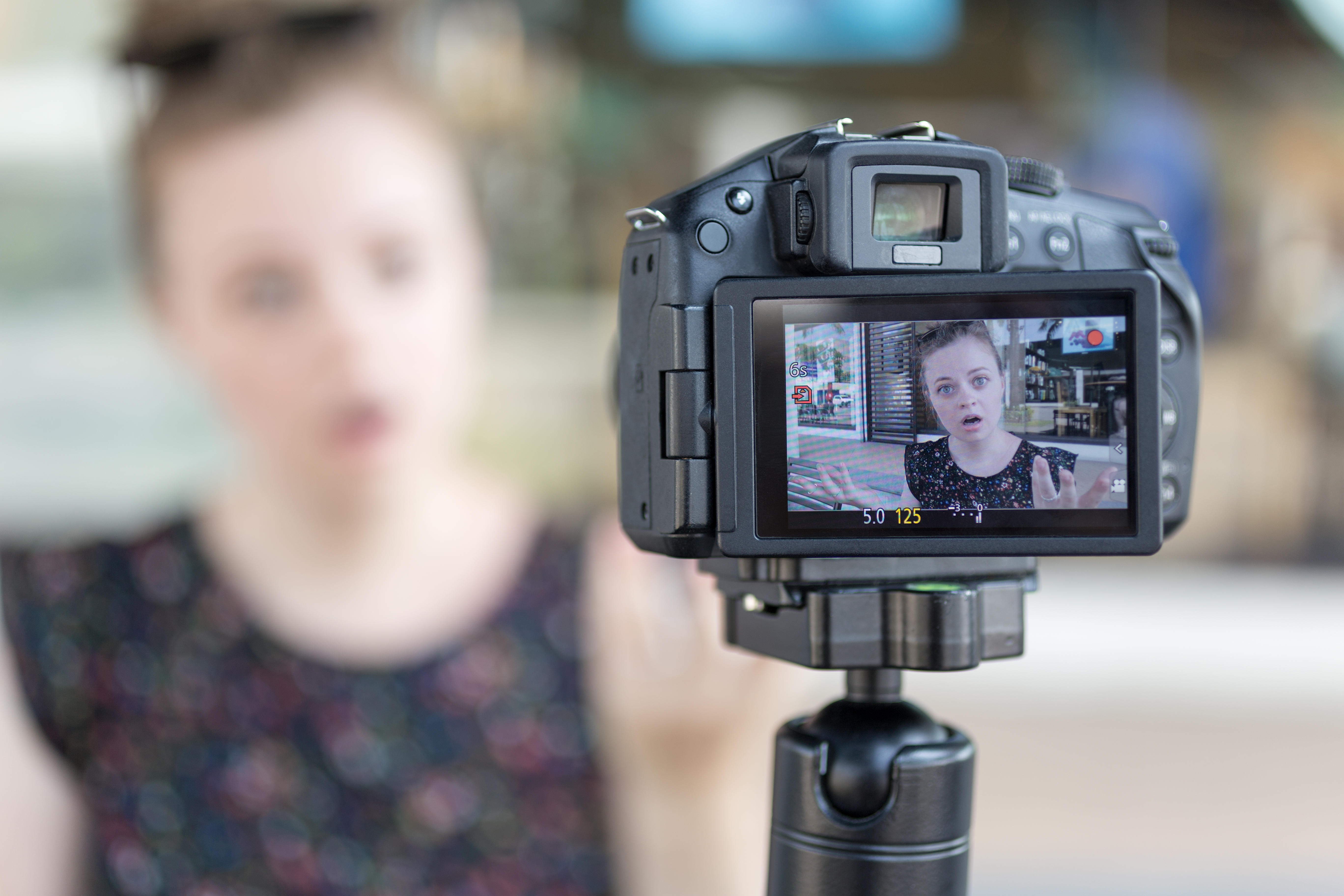 Câti bani poţi face din YouTube, cât câştigă influencerii din România ...