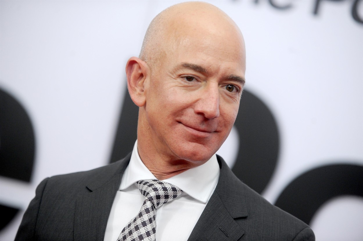 Jeff Bezos a vândut conacul din Seattle pentru suma record de 63 ...