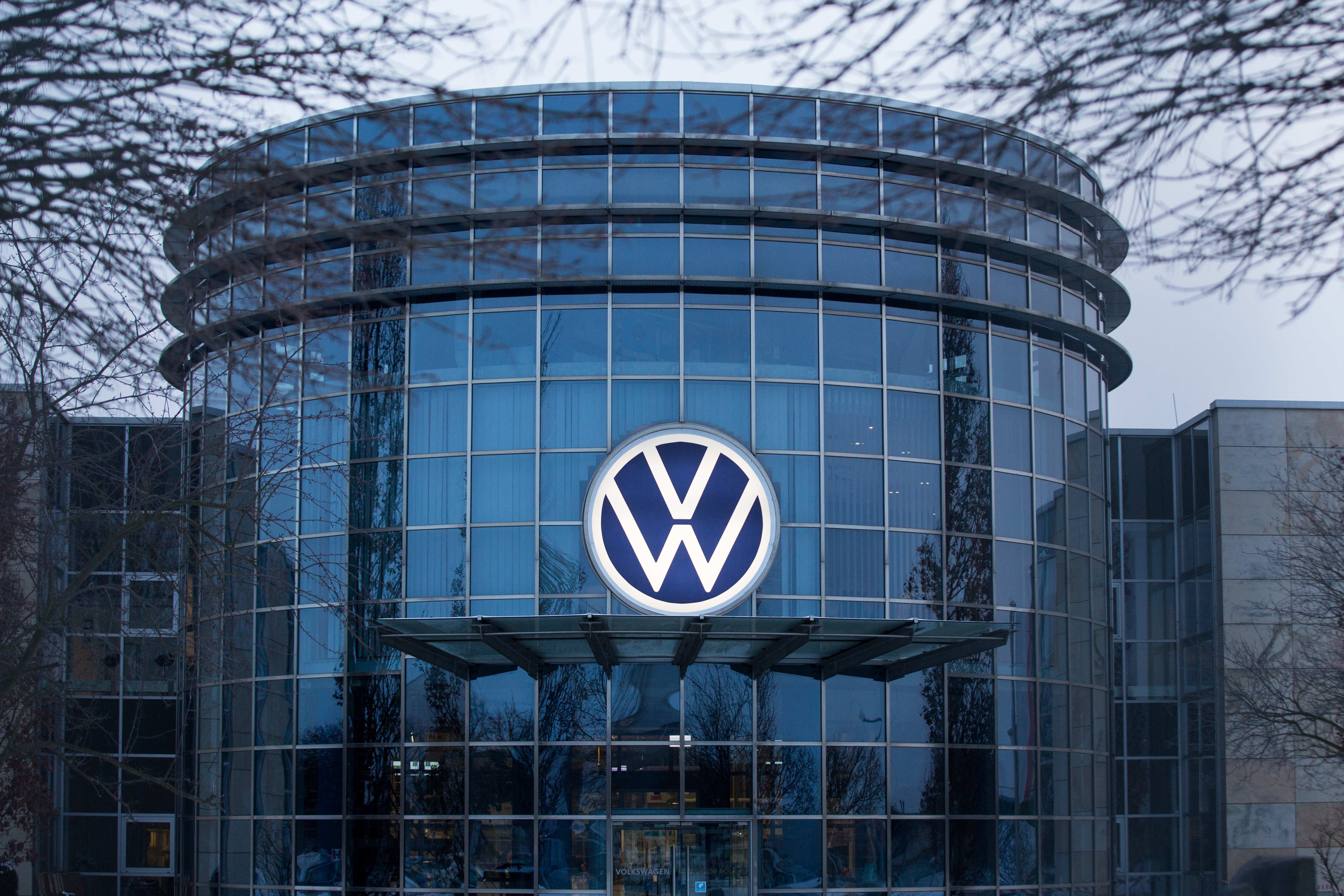 Schimbare de strategie la Volkswagen. Va produce mai puţine modele pe ...
