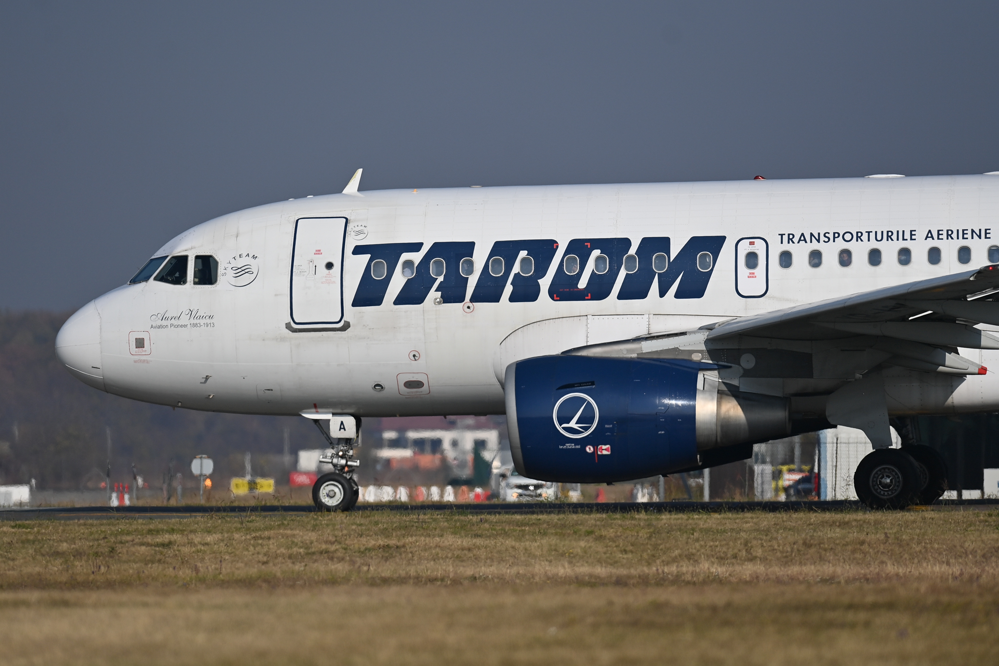Tarom explică de ce a vândut sloturile de pe aeroportul Heathrow către ...