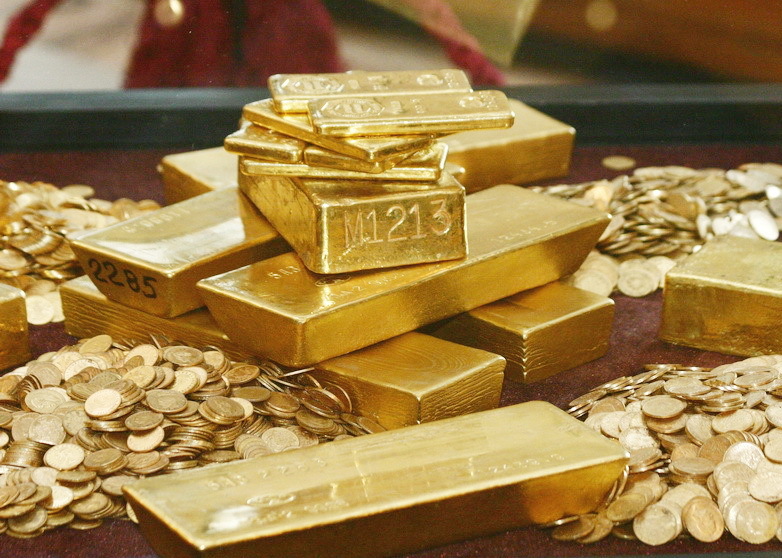 Preţul aurului atinge nou record istoric: Peste 2.500 de dolari pentru o uncie pe pieţele ...