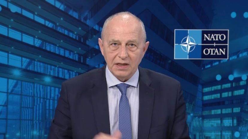 Mircea Geoană o susţine pe Elena Lasconi în turul 2: "Singurul candidat ...