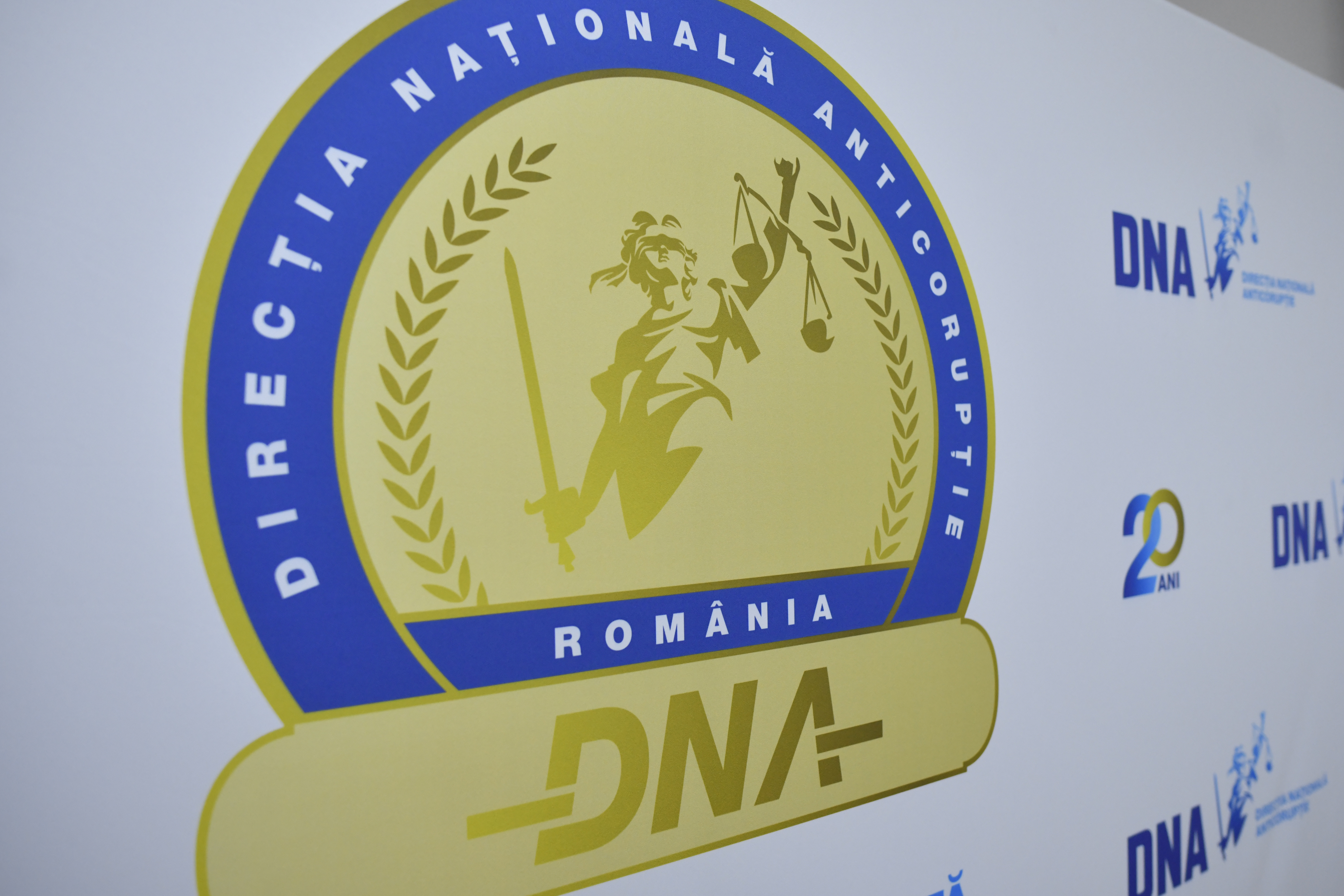 Percheziţii DNA la Serviciul Permise de Conducere şi Înmatriculări Bihor