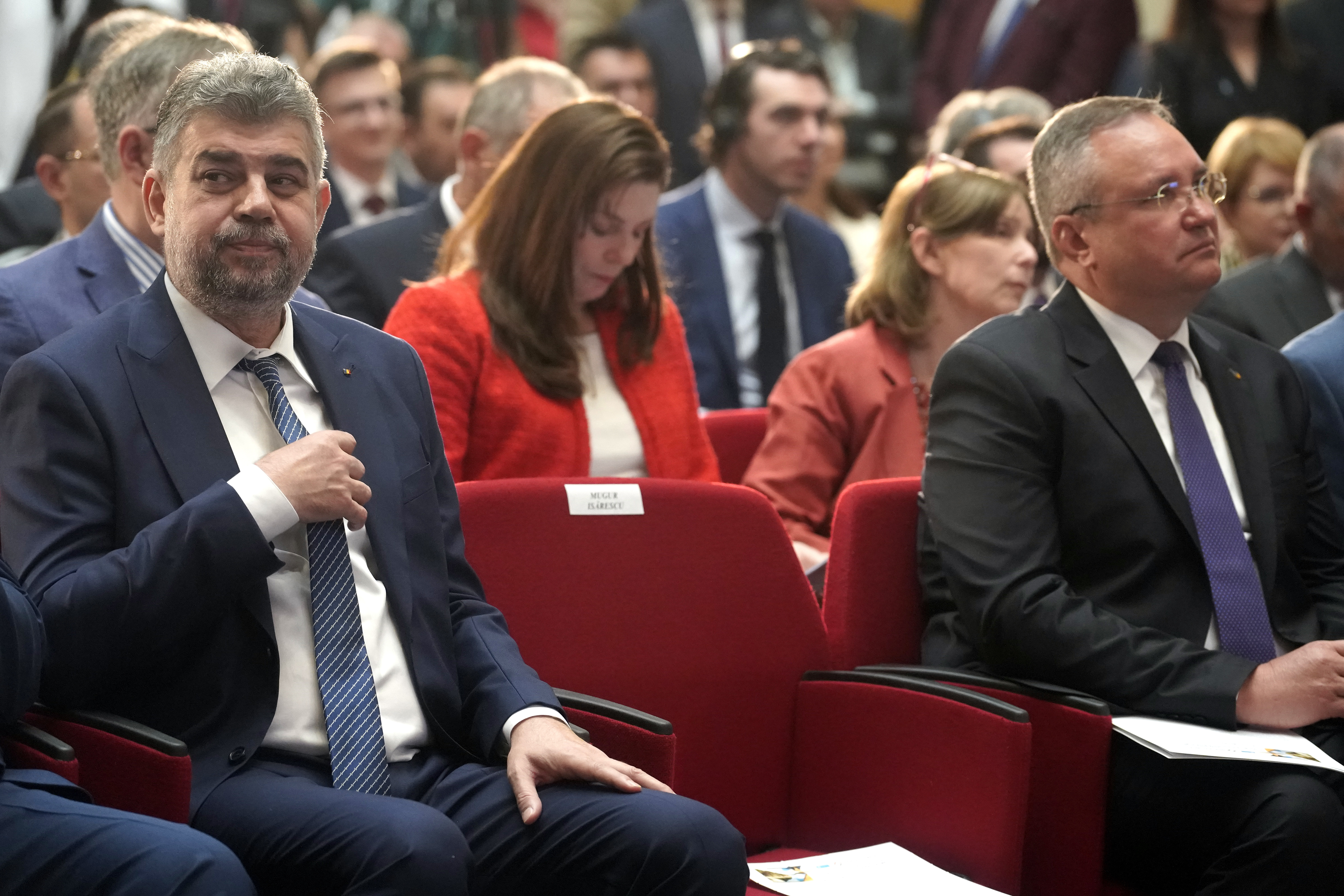 Coaliţia de guvernare stă pe un butoi cu pulbere. Sighiartău: Va trebui ...