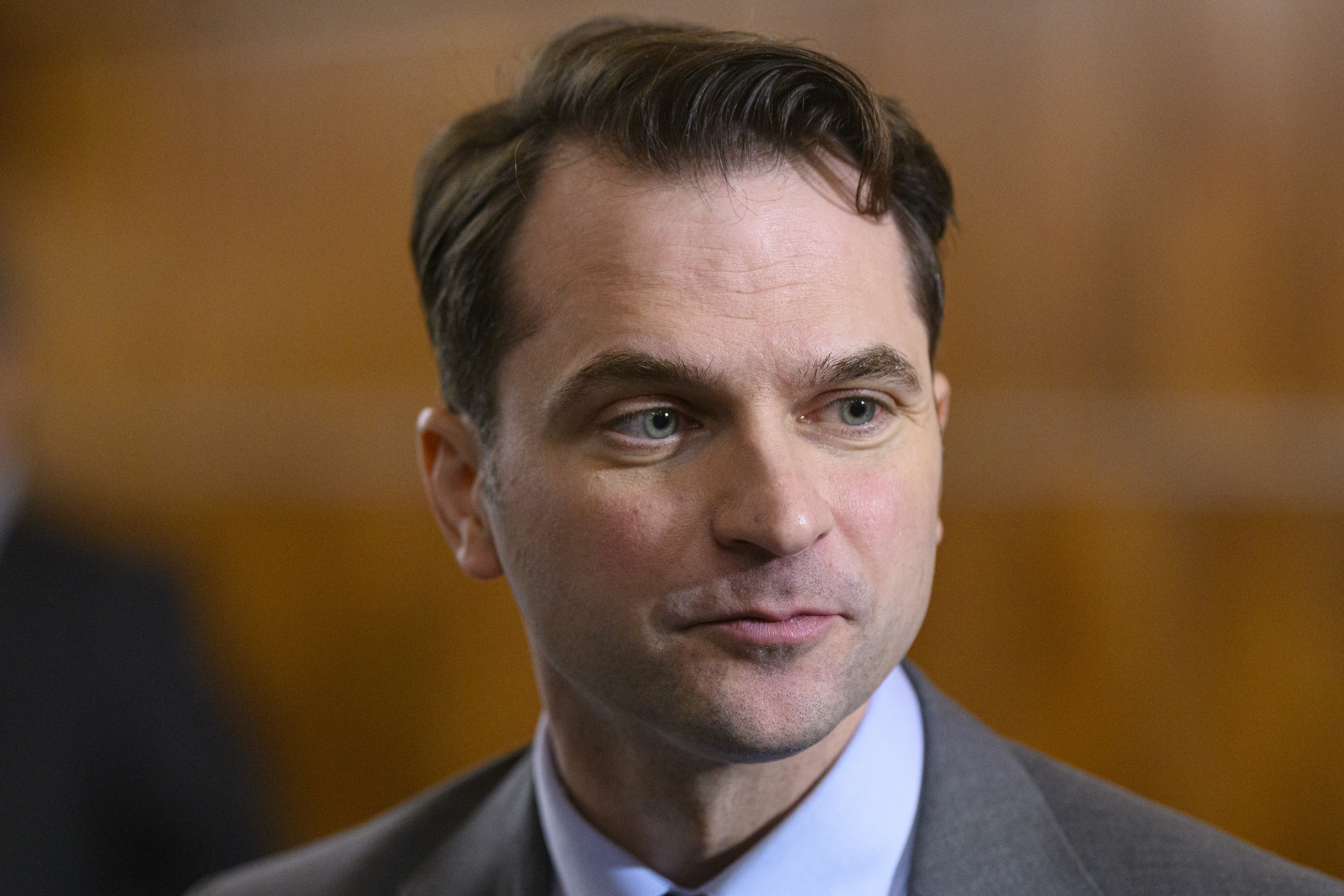 Sebastian Burduja: Le recomand românilor să verifice site-ul ANRE şi să ...