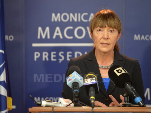 Monica Macovei: Iau în calcul înfiinţarea unui partid după alegerile ...