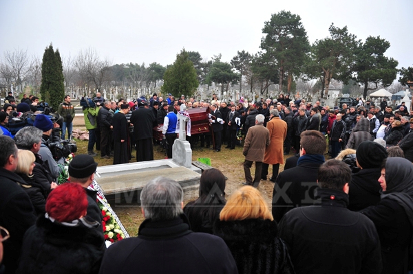 Nicolae Manea a fost înmormântat - FOTO