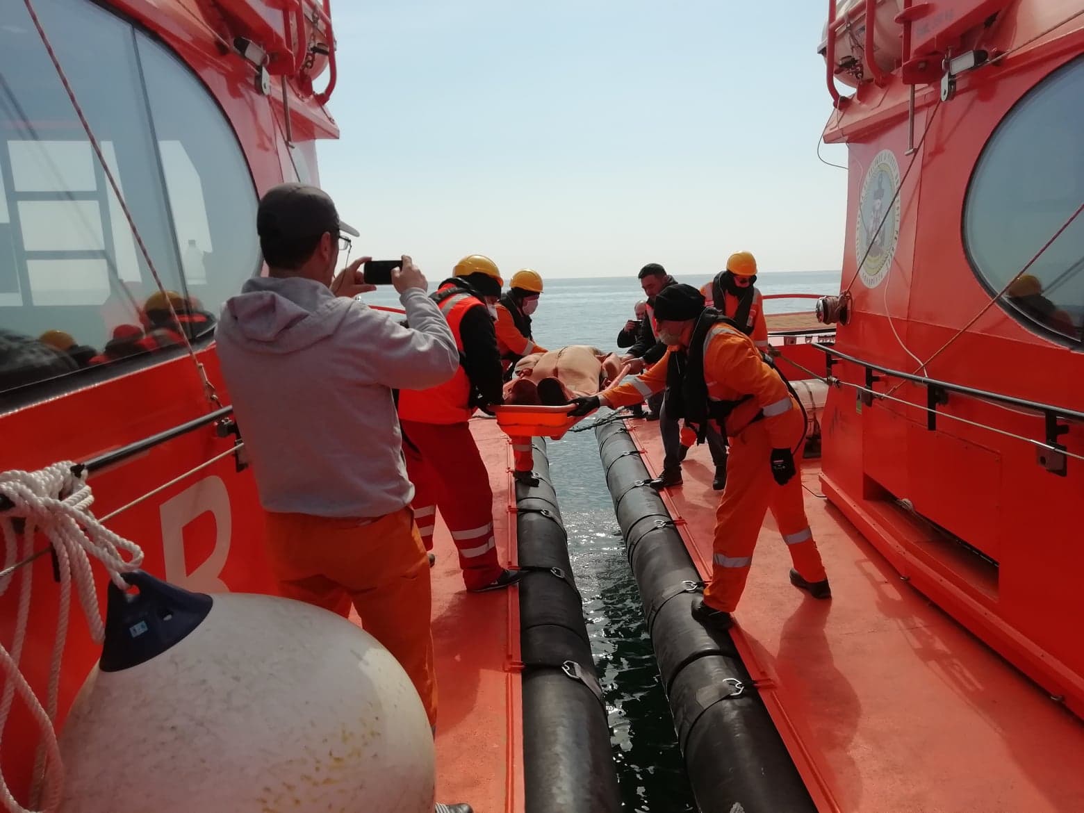 ARSVOM protestează. Monica Cozma, prima femeie căpitan în această ...