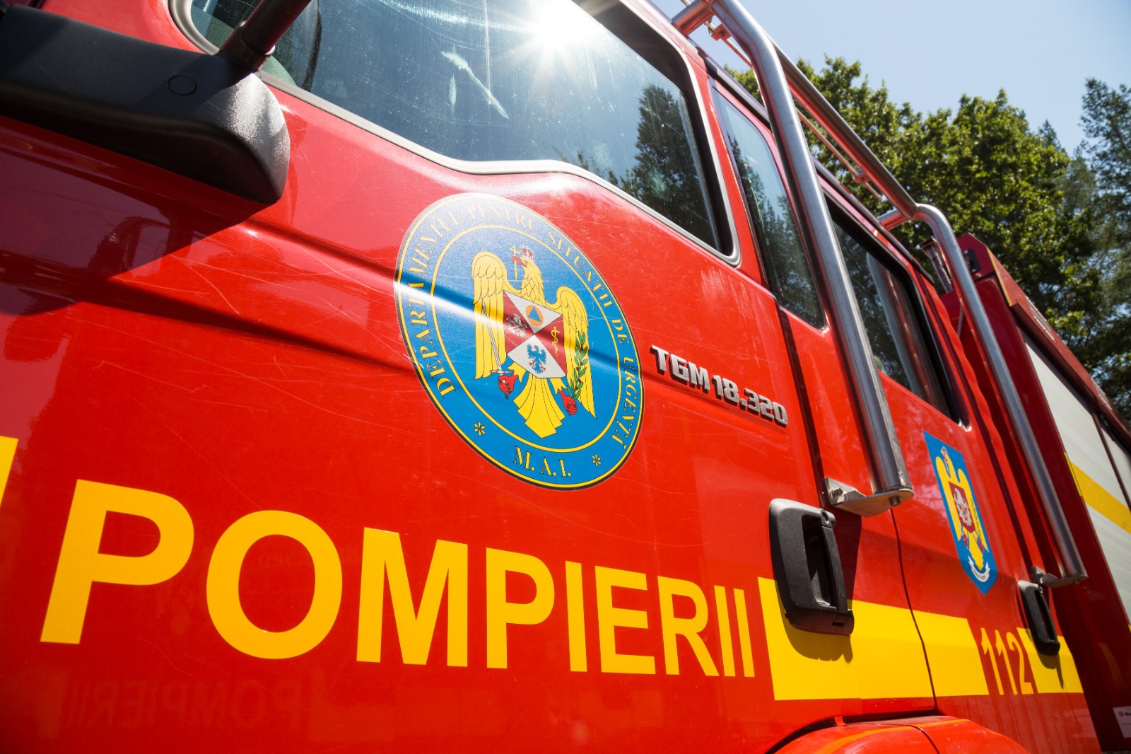 Pericol de explozie. O cisternă încărcată cu acetat de butil a luat foc ...