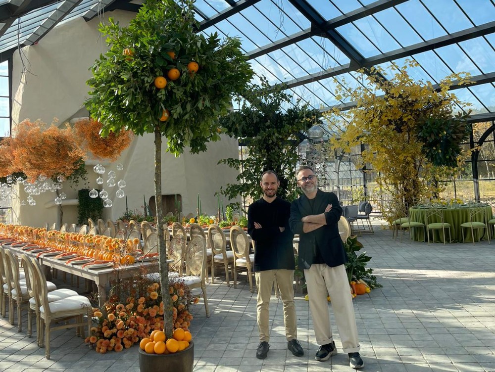 Din 1970 până în prezent – azi, la 52 de ani de istorie în industria florilor a familiei sale ...