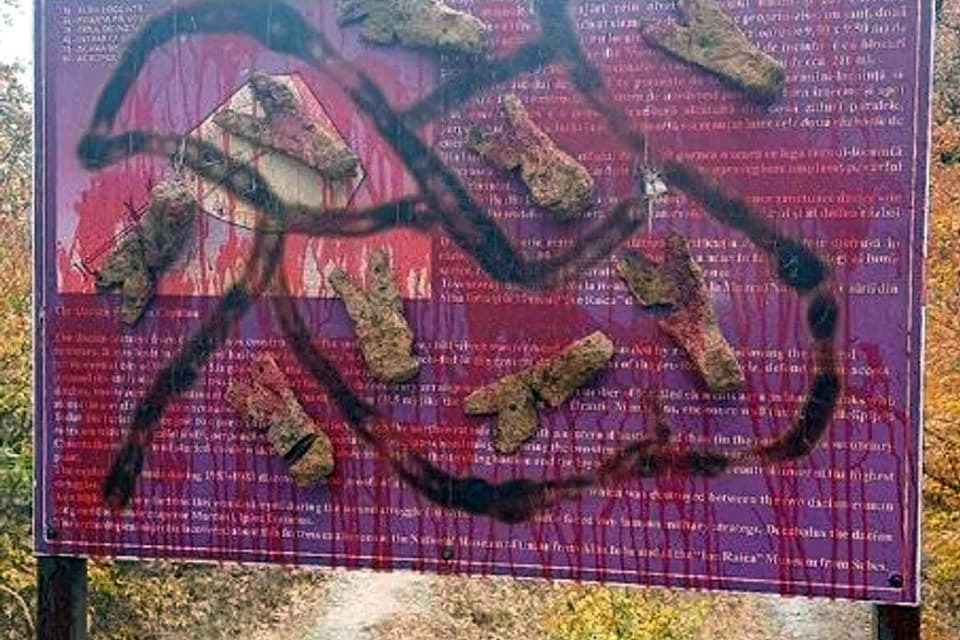 Alba: Anchetă după vandalizarea Cetăţii UNESCO de la Căpâlna