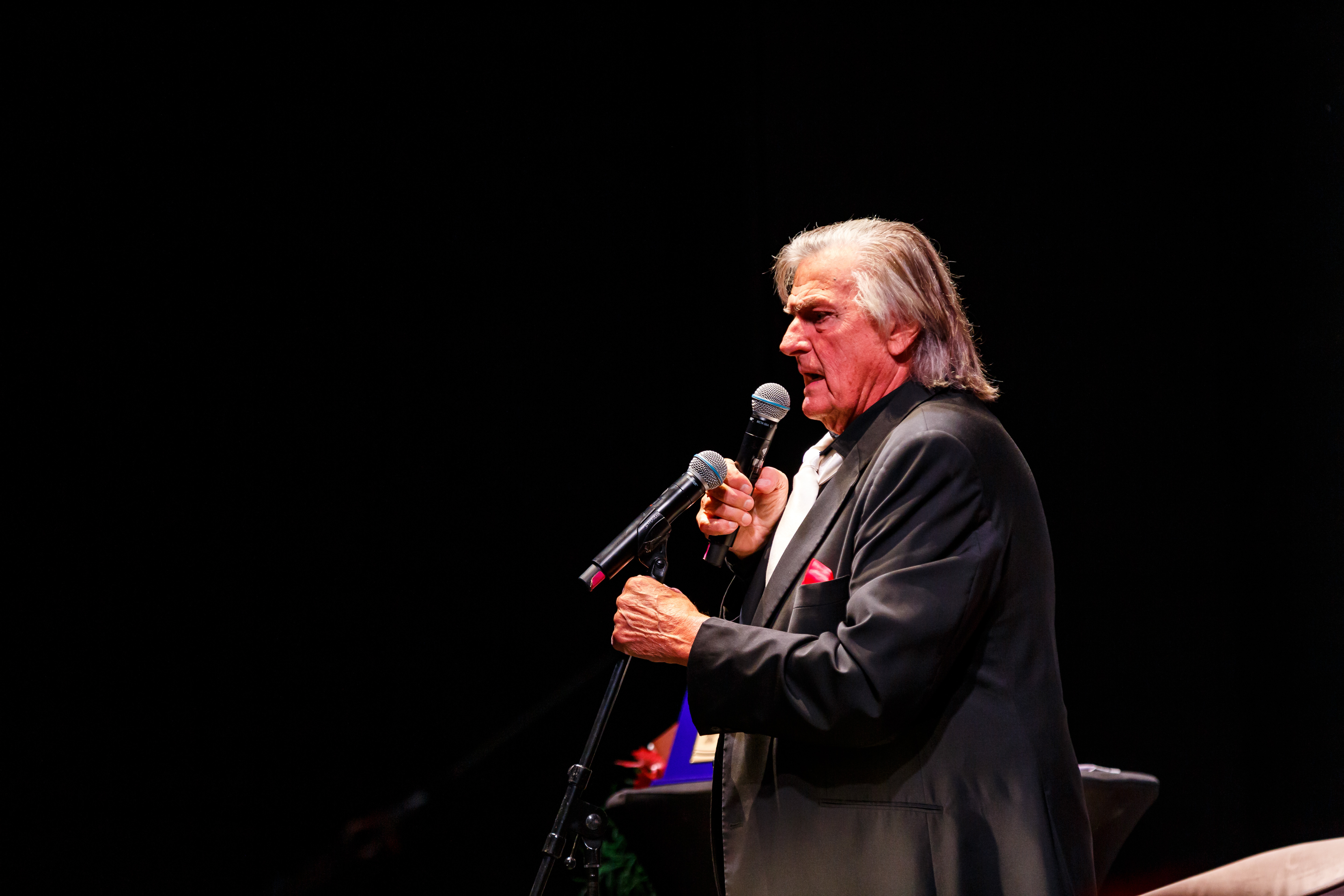 Florin Piersic, primul mesaj de la internare: Sunt viu!