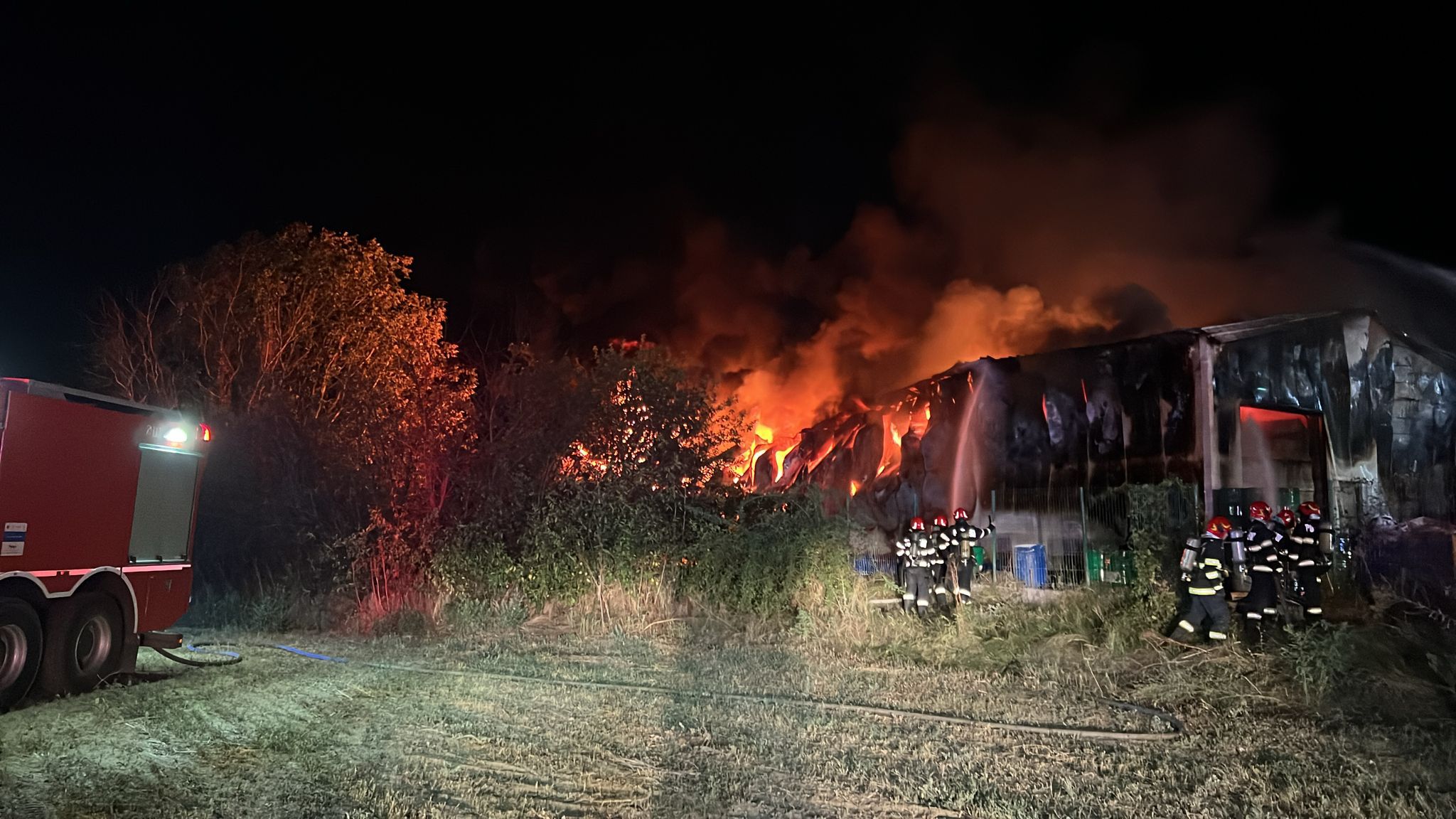 Incendiu într-un depozit cu substanţe chimice în Jilava, judeţul Ilfov