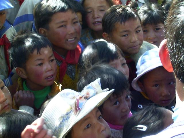 Mii de copii din China, sclavi în uzine şi mine din zonele prospere ale ...