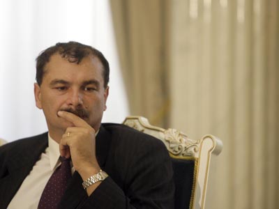 Miclea: Sunt multe diferenţe între codul Educaţiei şi legile comisiei ...