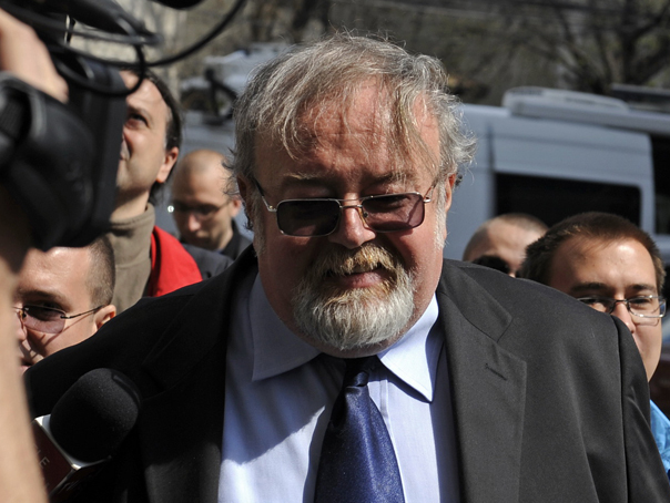 DNA: Costiniu recunoaşte că a consultat dosarul lui Căşuneanu la ...