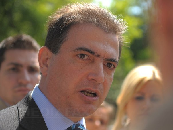Marius Nistor a venit la Ministerul de Finanţe pentru a transmite ...