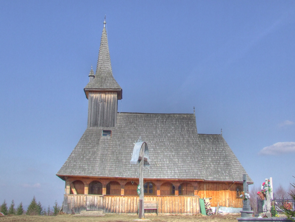 Biserica de lemn din Dealu Negru a fost distrusă de flăcări. Monumentul ...